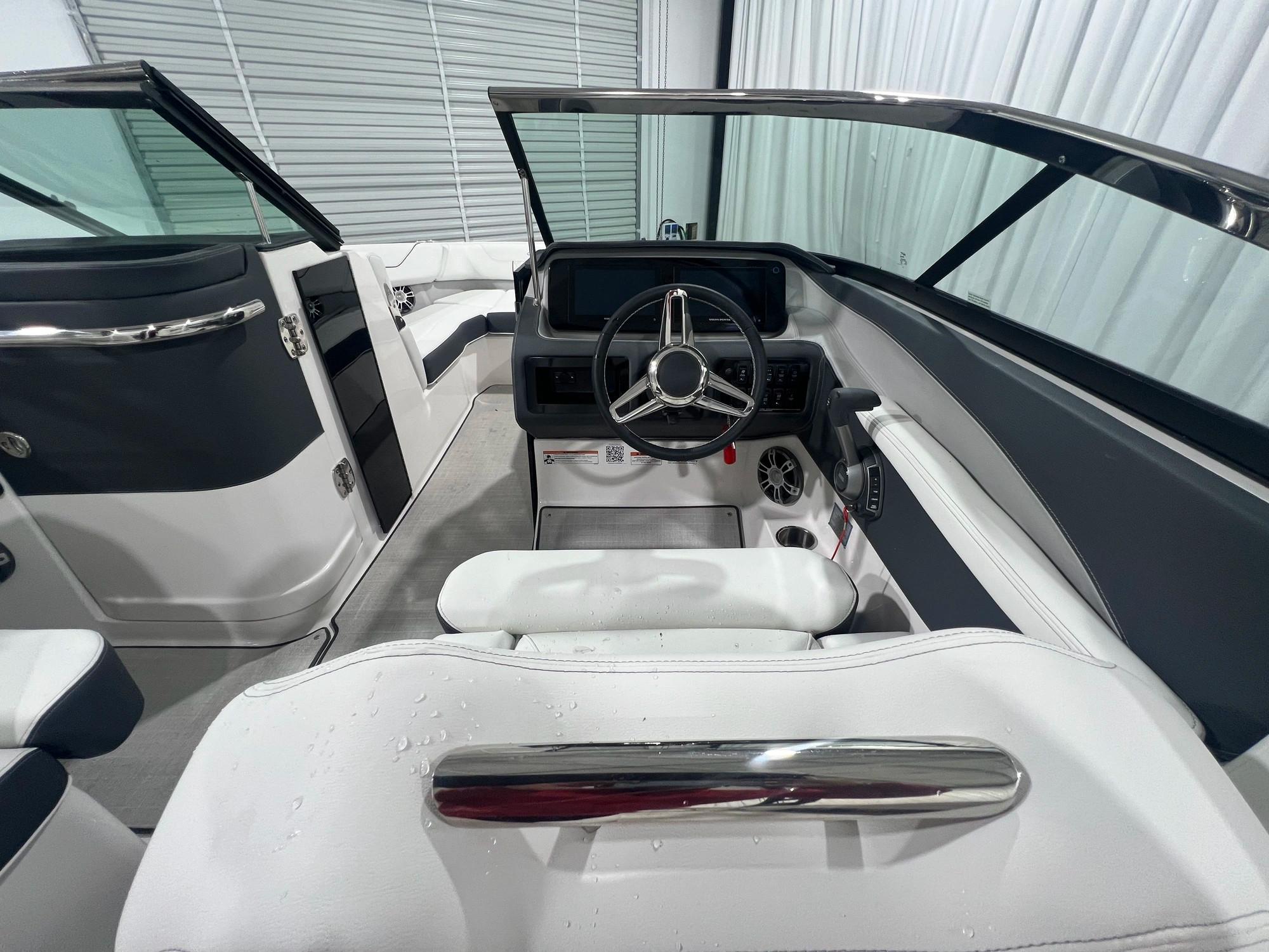 2024 Regal LS6 Bowrider for sale - YachtWorld