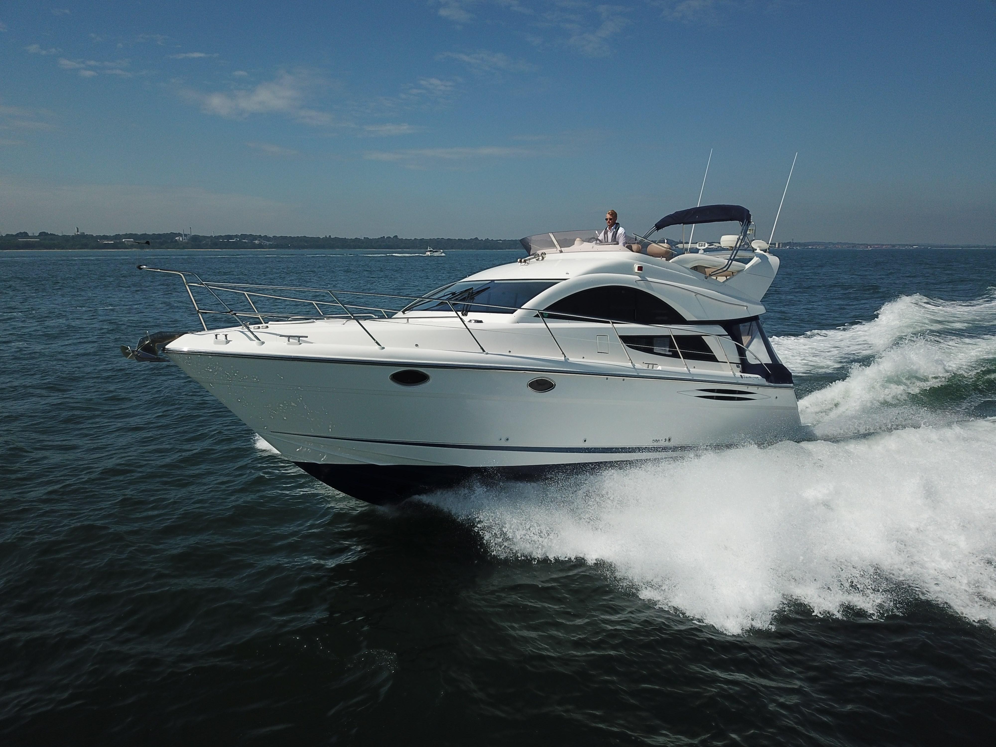 Used 2006 Fairline Phantom 40 | TopBoats