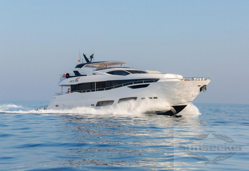 Sunseeker | 2021 | 28m | Boatshop24