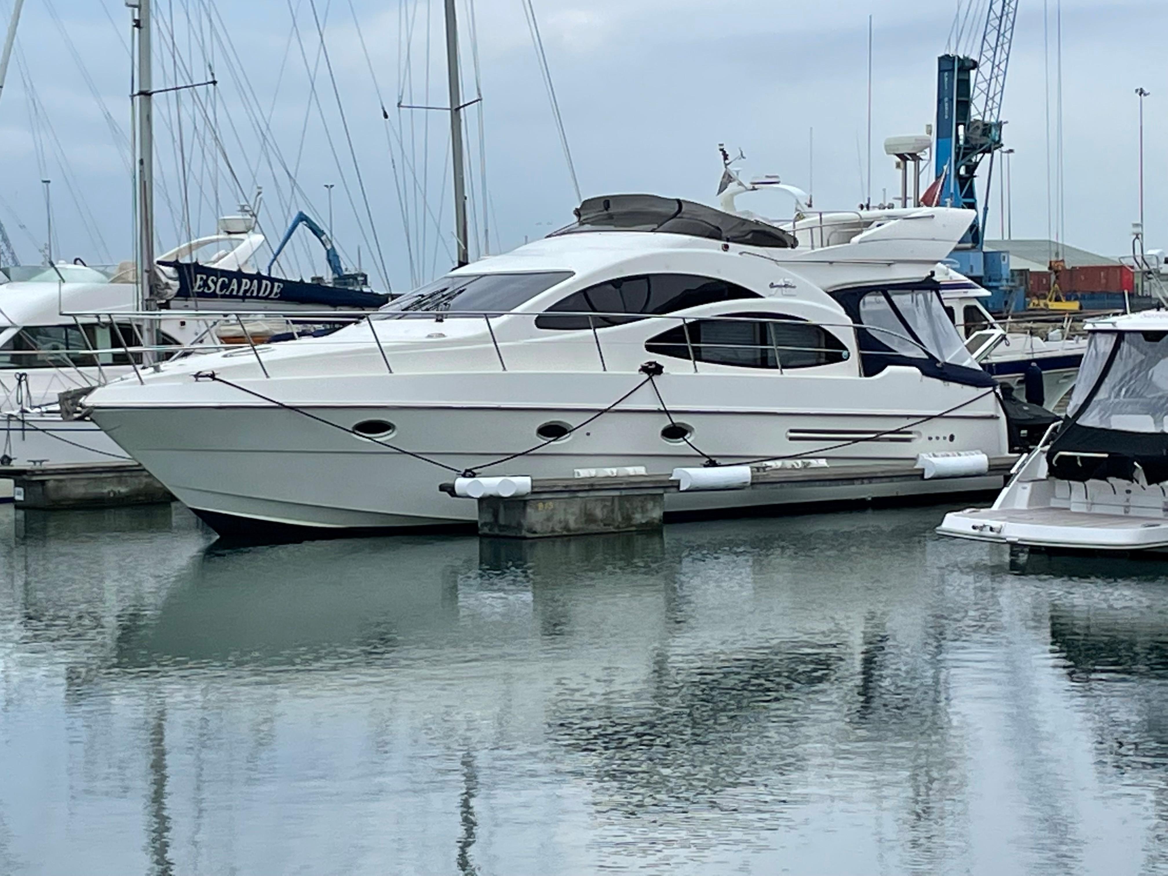 Azimut 42E | 1998 | 13m - Dorset | Boatshop24
