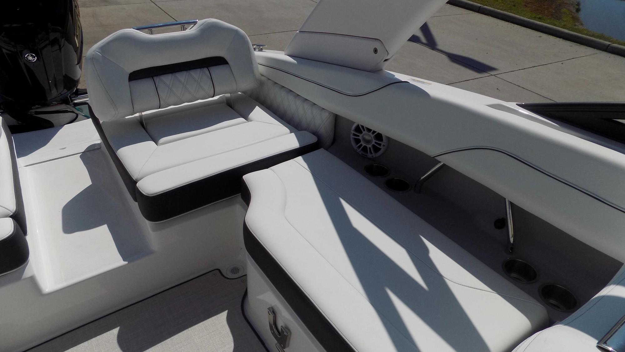 2024 Regal LX2 Bowrider for sale - YachtWorld