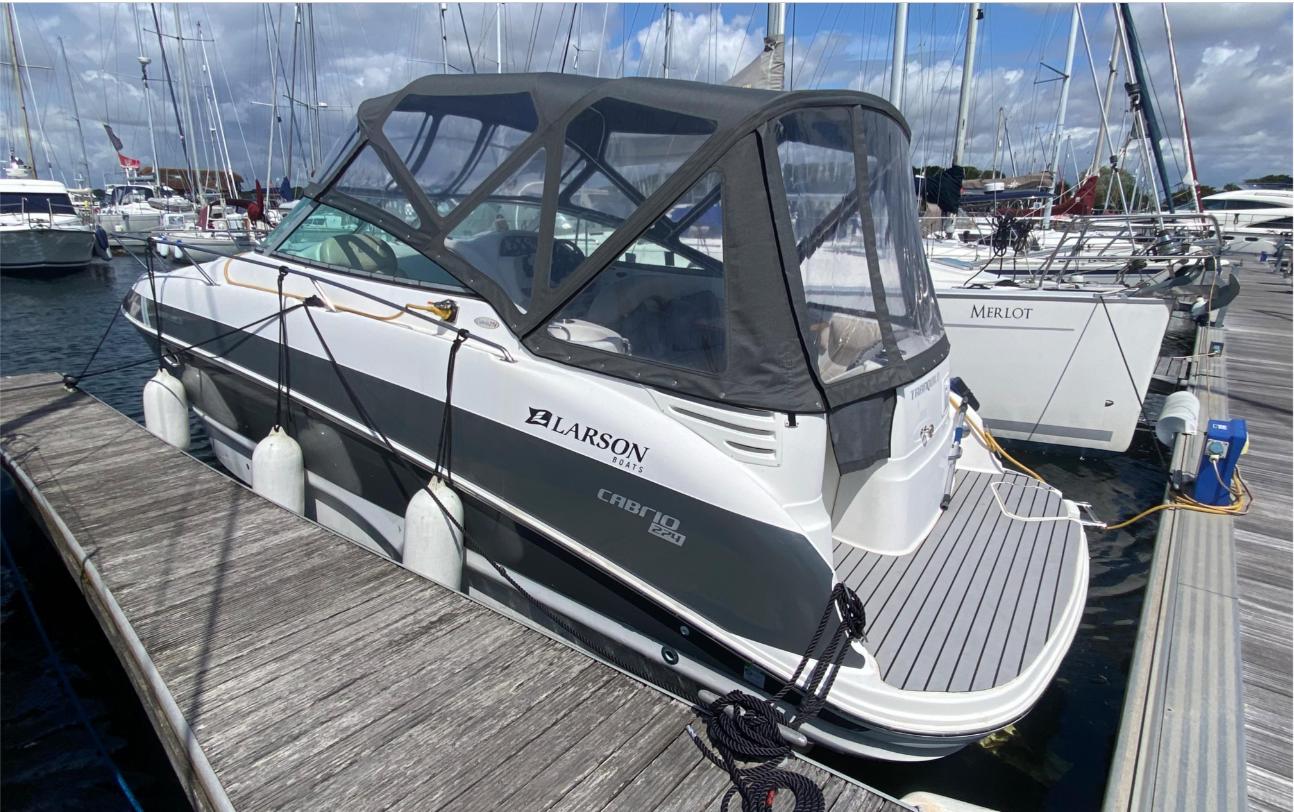 2003 Larson Cabrio 274 Mid Cabin Sports Cruiser for sale - YachtWorld