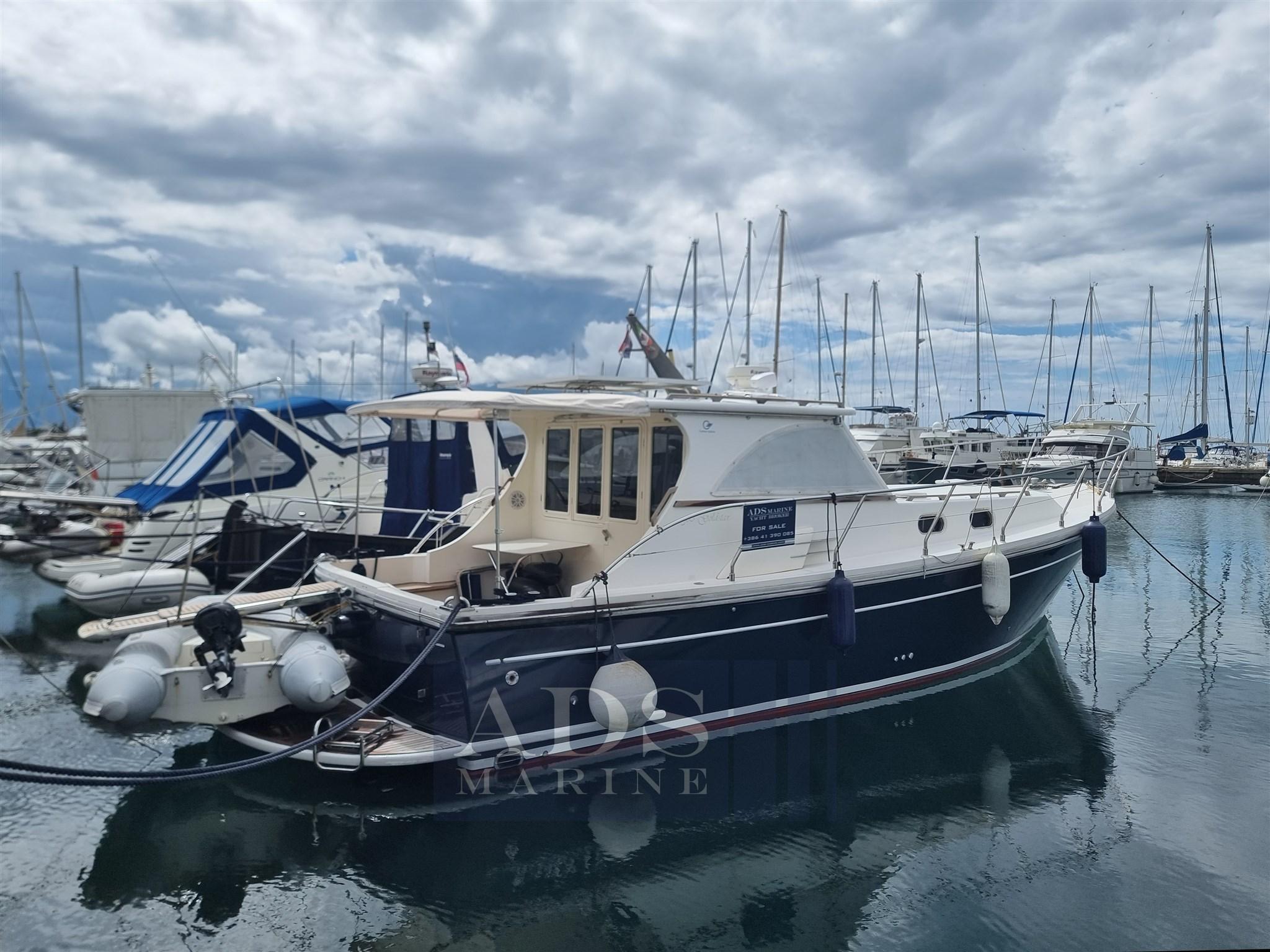 Cantieri Estensi Goldstar 360 | 10m | 2004 | Boats and Outboards