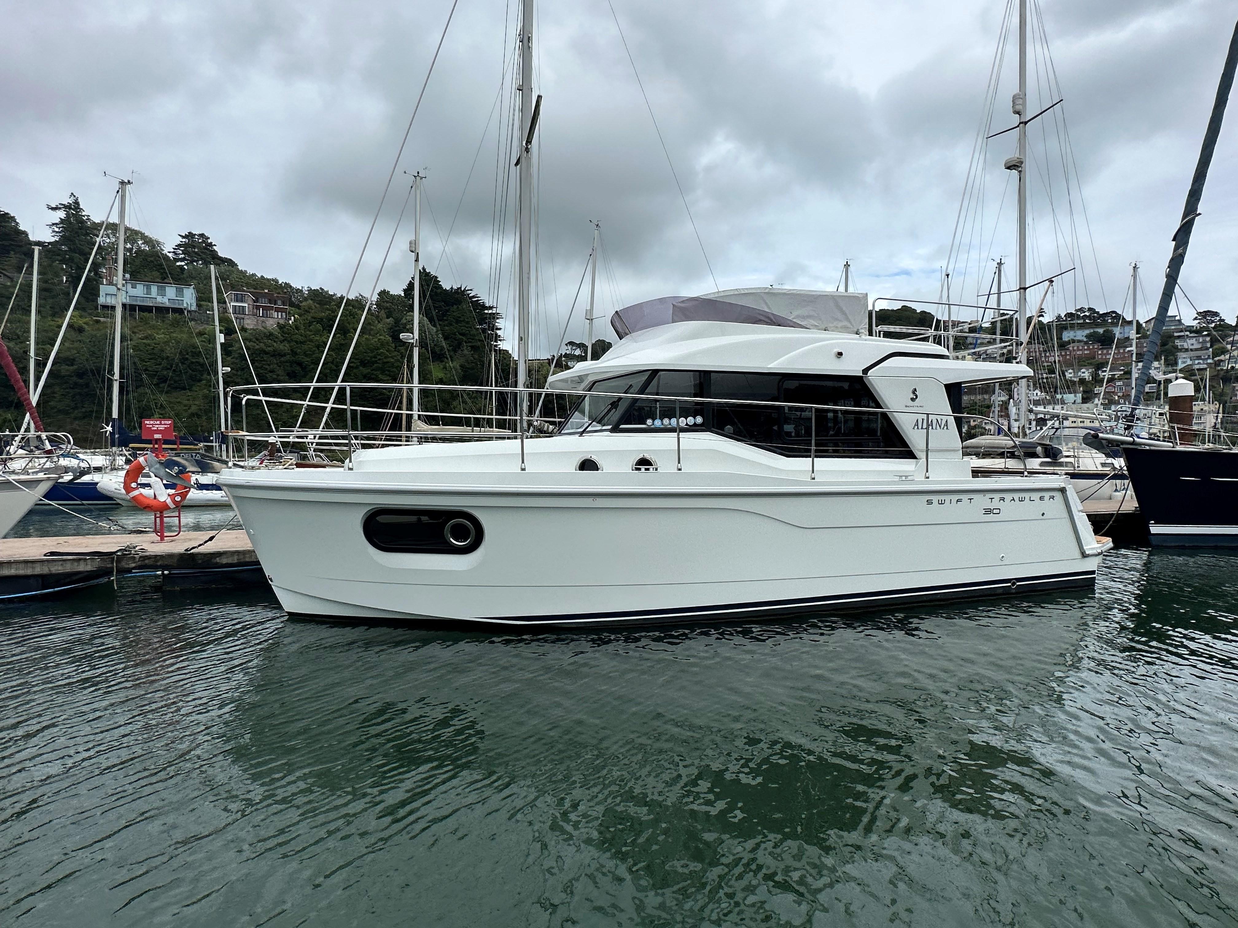 Used 2016 Beneteau Swift Trawler 30 - Devon | TopBoats