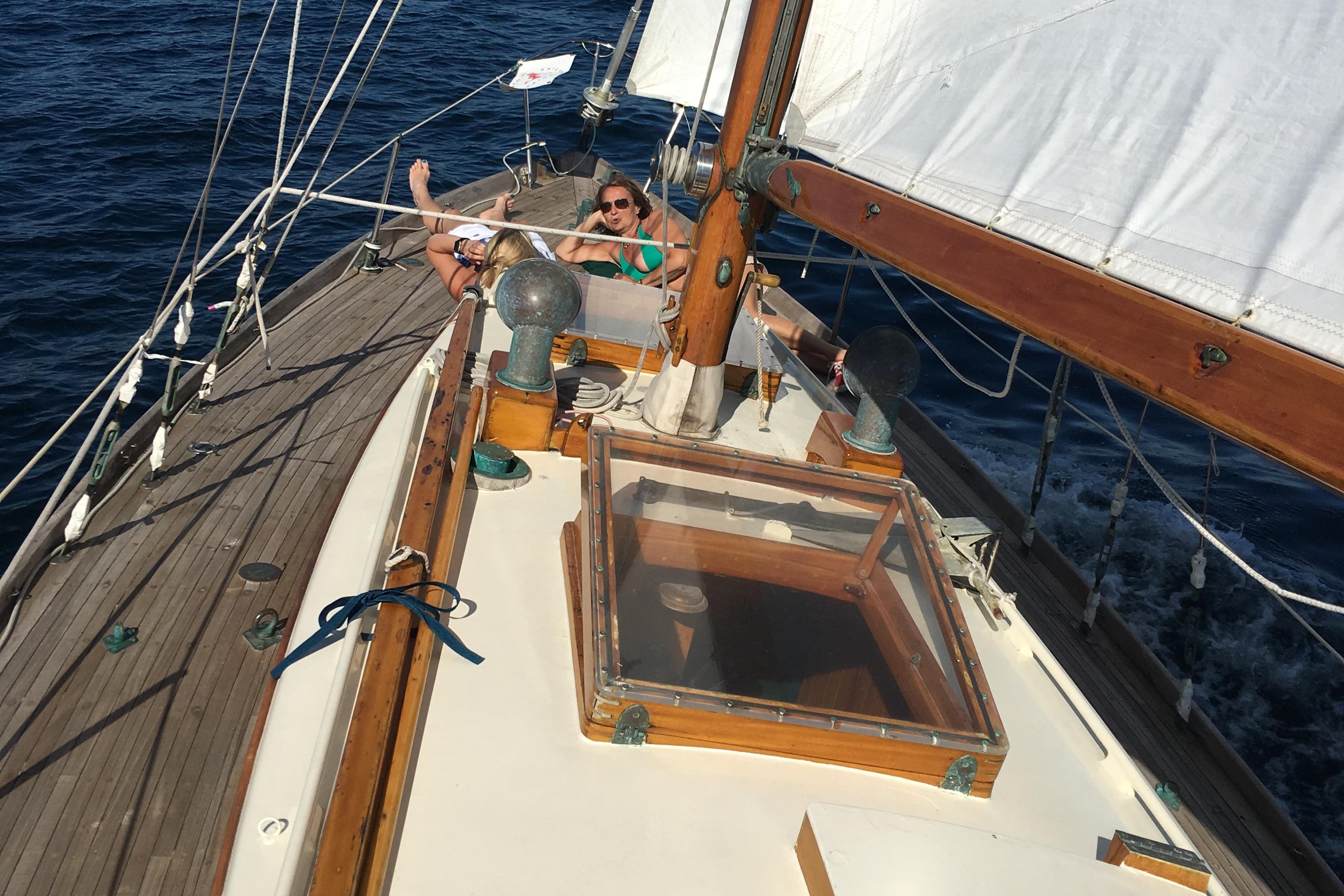 1961 Sparkman & Stephens Pipe Dream Cruising Sloop Antique and Classic ...