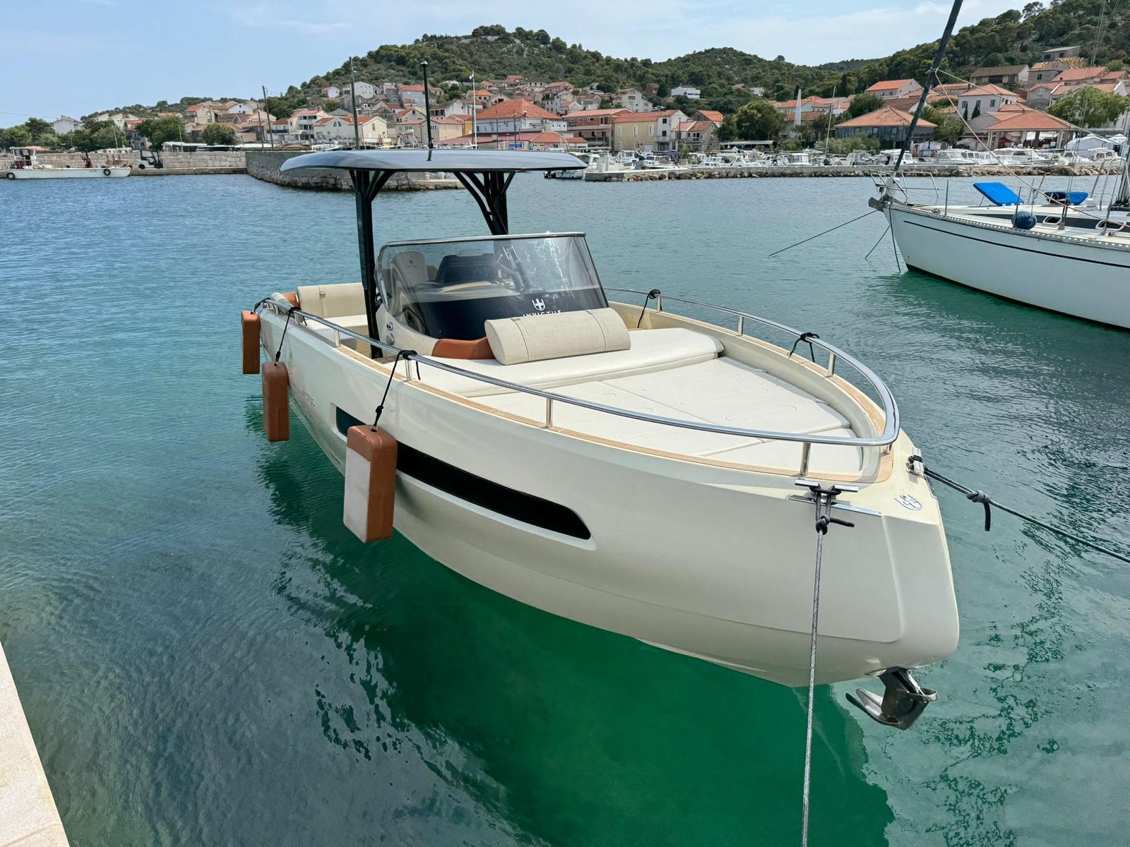 New 2023 Invictus GT 280 | YachtFocus