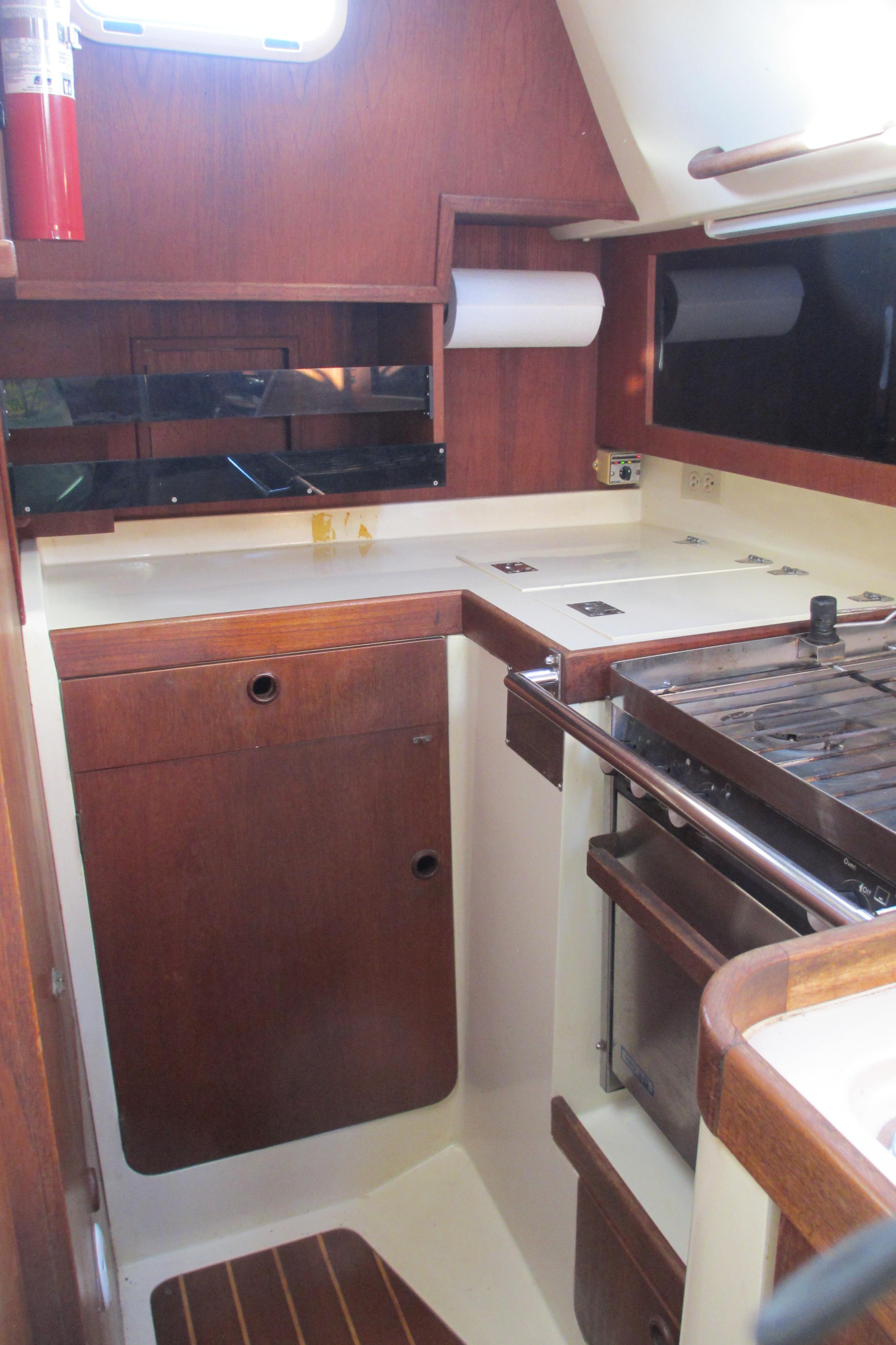 1988 CS 36 Merlin Cruiser for sale - YachtWorld