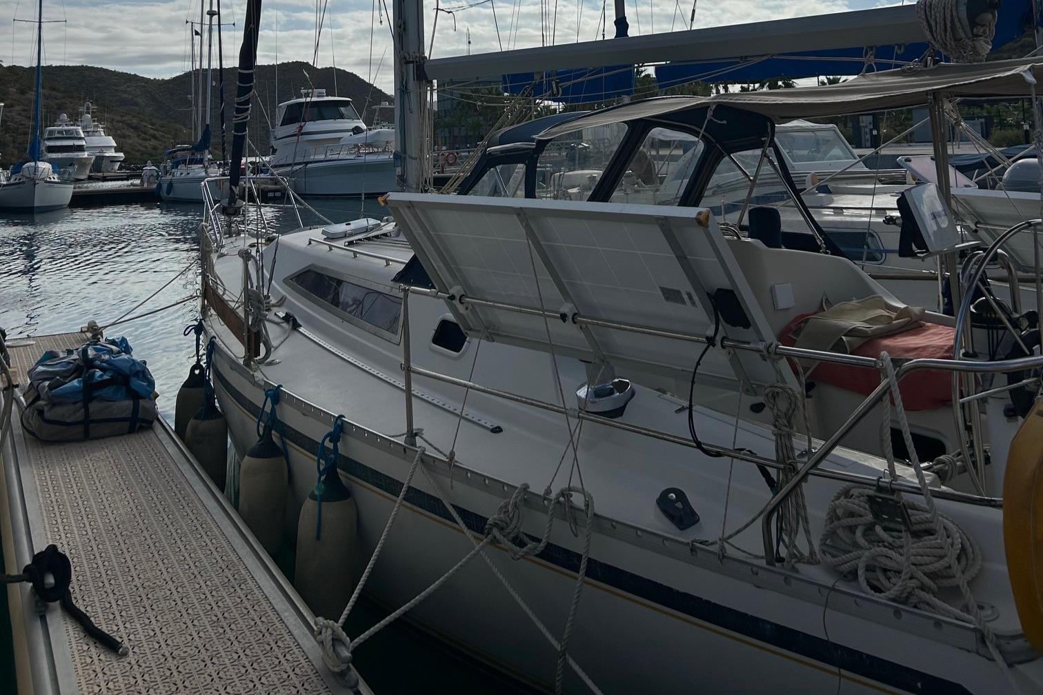 1988 CS 36 Merlin Cruiser for sale - YachtWorld