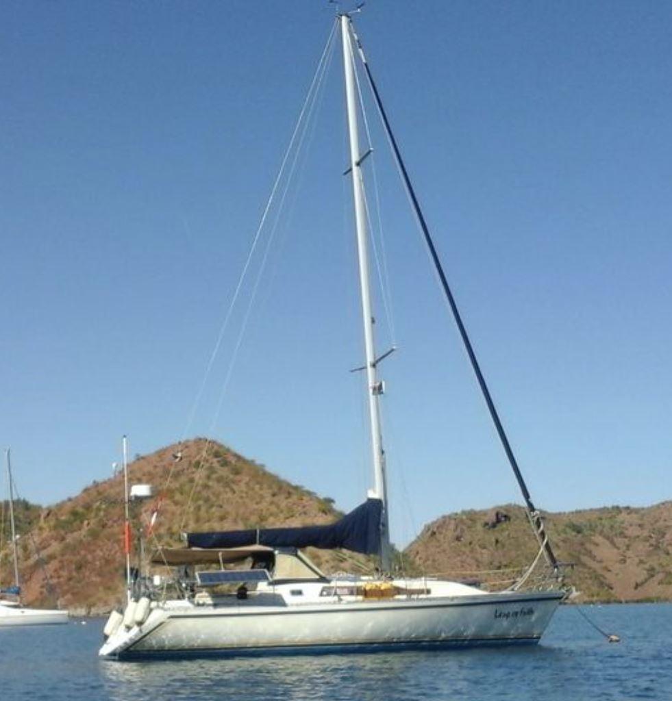 1988 CS 36 Merlin Cruiser for sale - YachtWorld