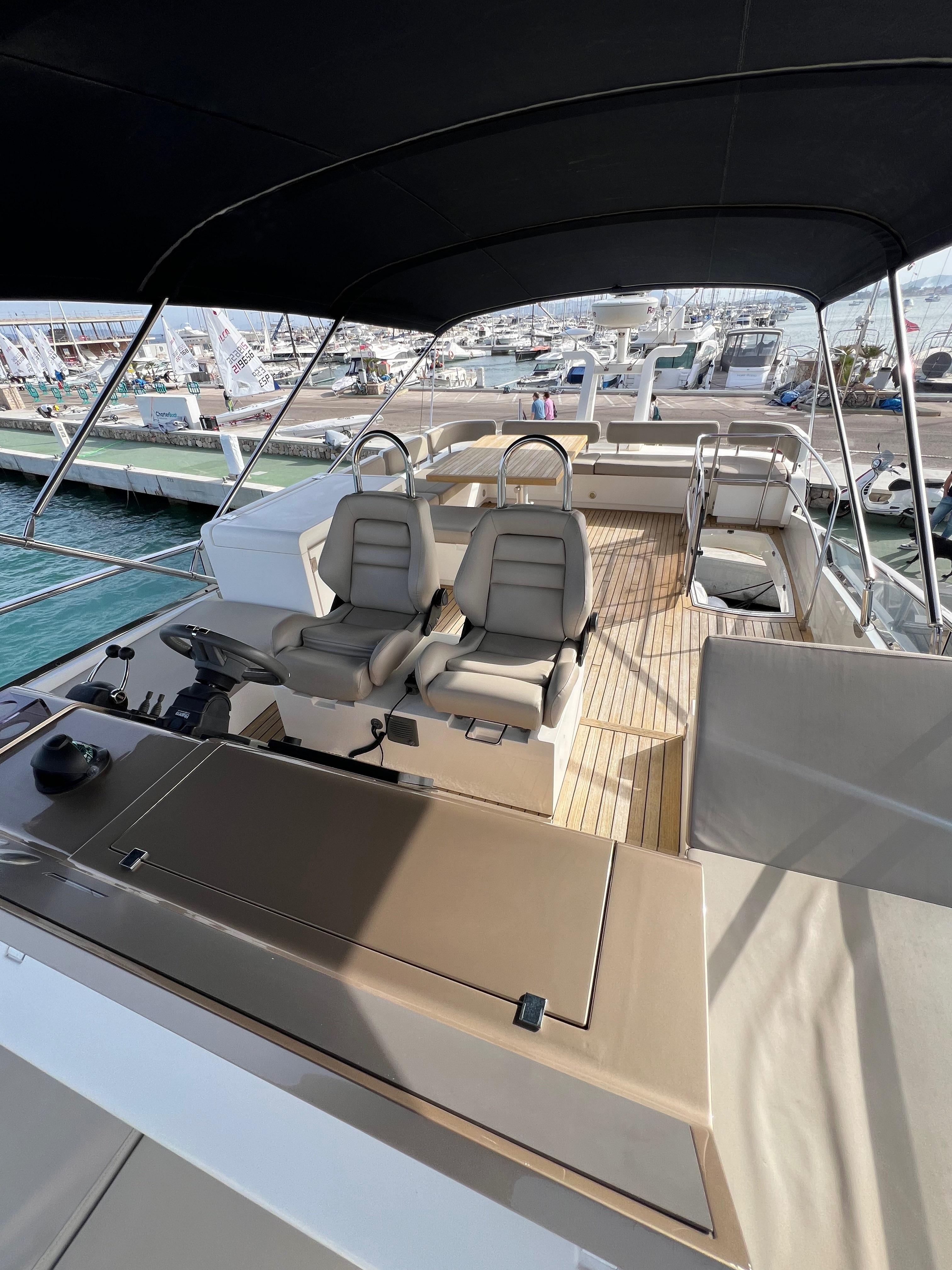 2009 Fairline Squadron 55 Bateaux flybridge à vendre - YachtWorld