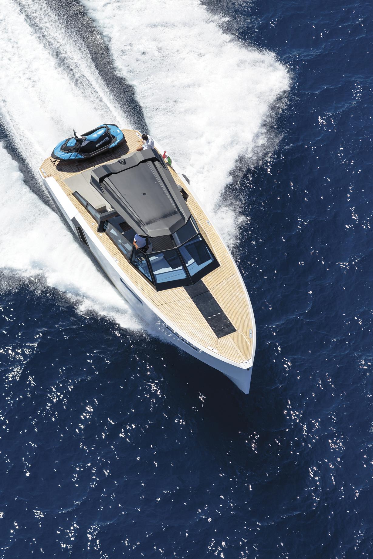 2024 Evo Yachts R4 Motorcruiser Kaufen - YachtWorld