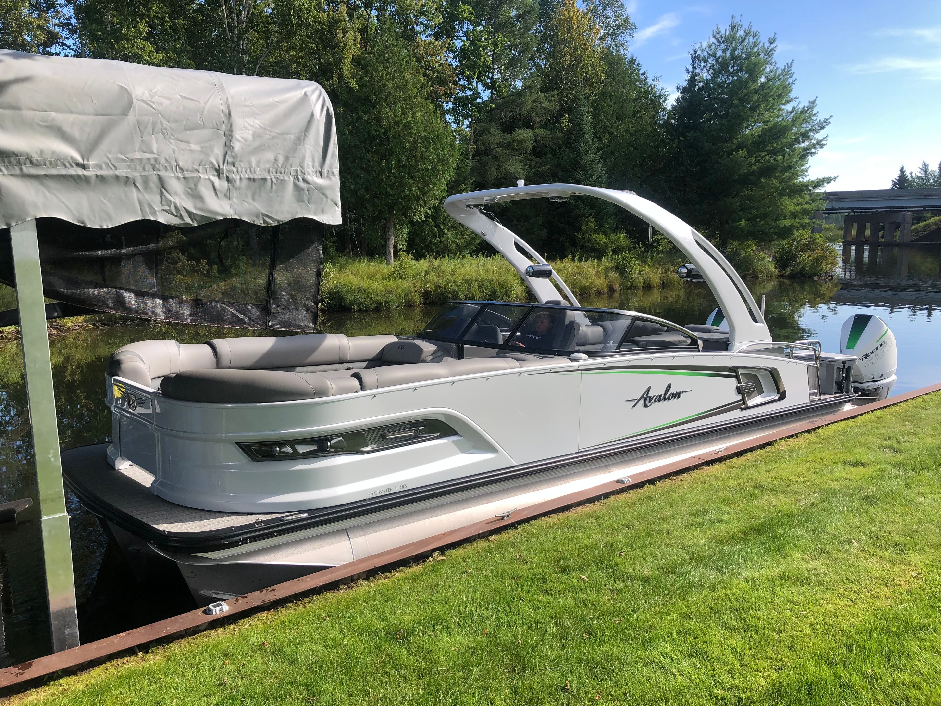 2021 Avalon Luxury Pontoons Excalibur Elite - Weber Yachts