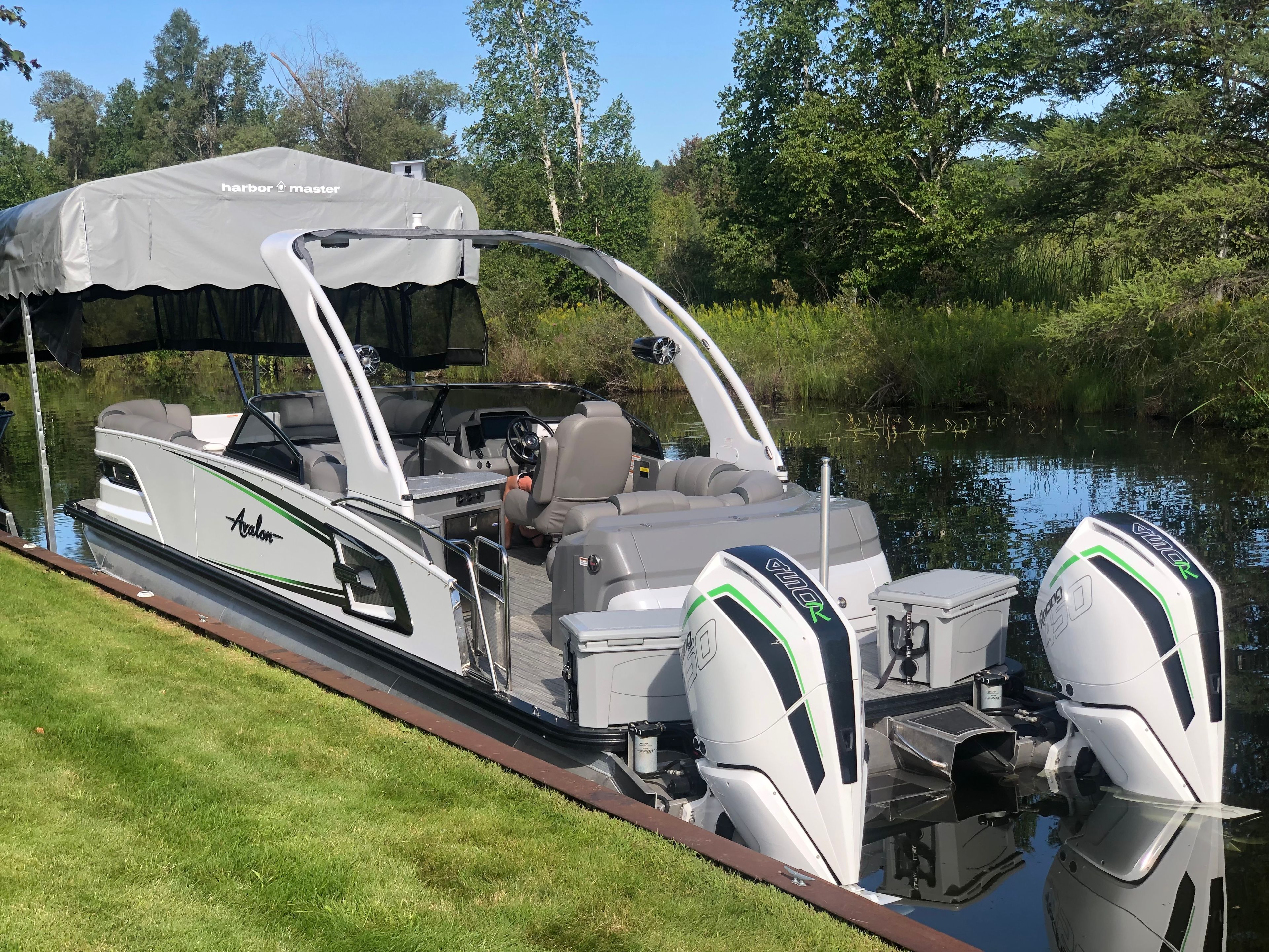 2021 Avalon Luxury Pontoons Excalibur Elite - Weber Yachts