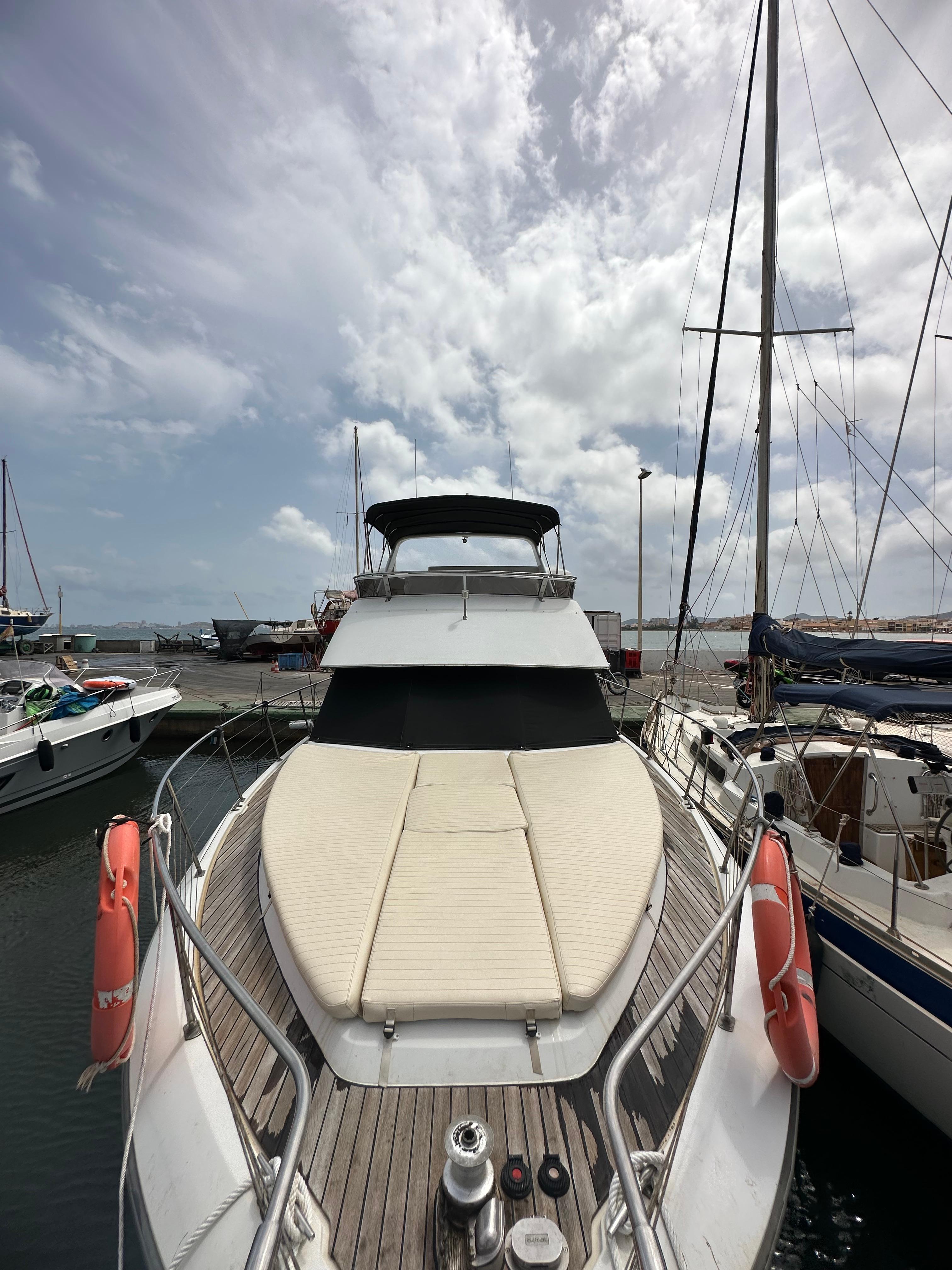 Used 1992 Knight & Carver 33 AFT CABIN - Murcia | TopBoats