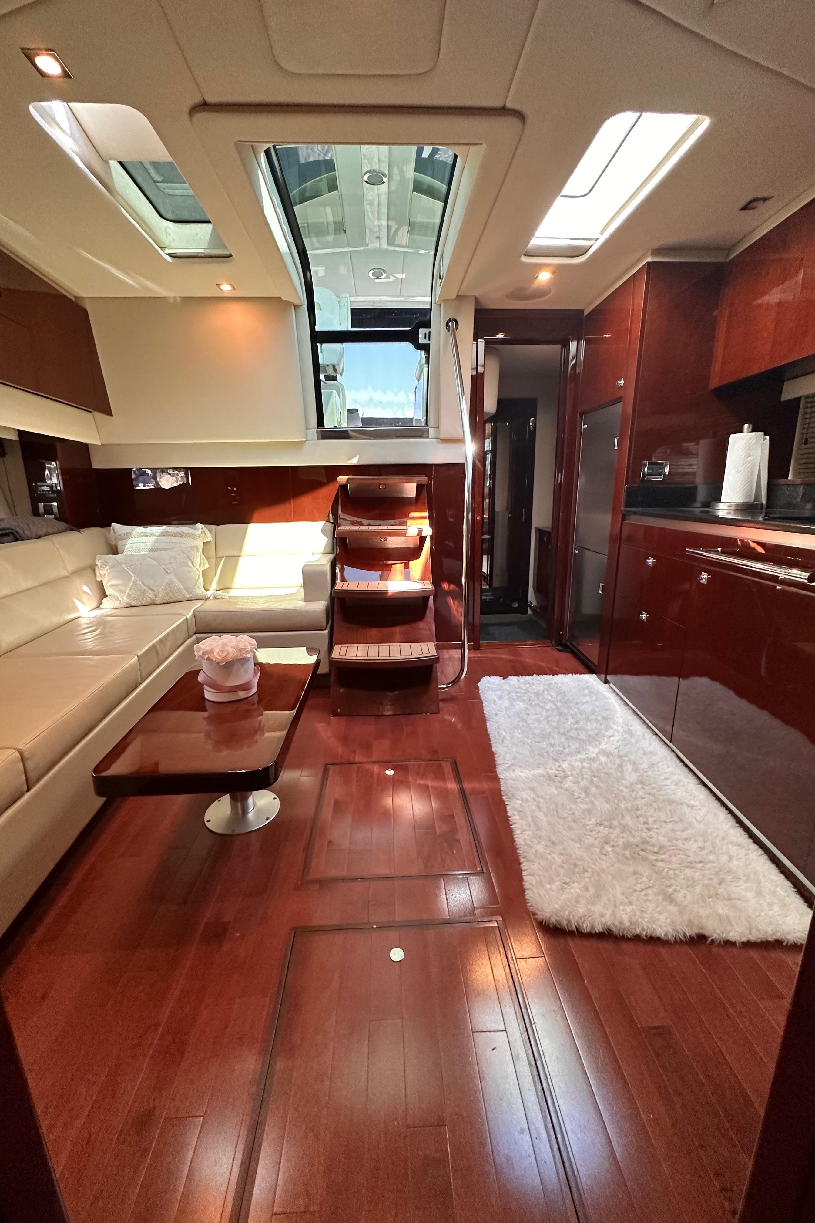 2009 Sea Ray 43 Sundancer Motor Yachts for sale - YachtWorld