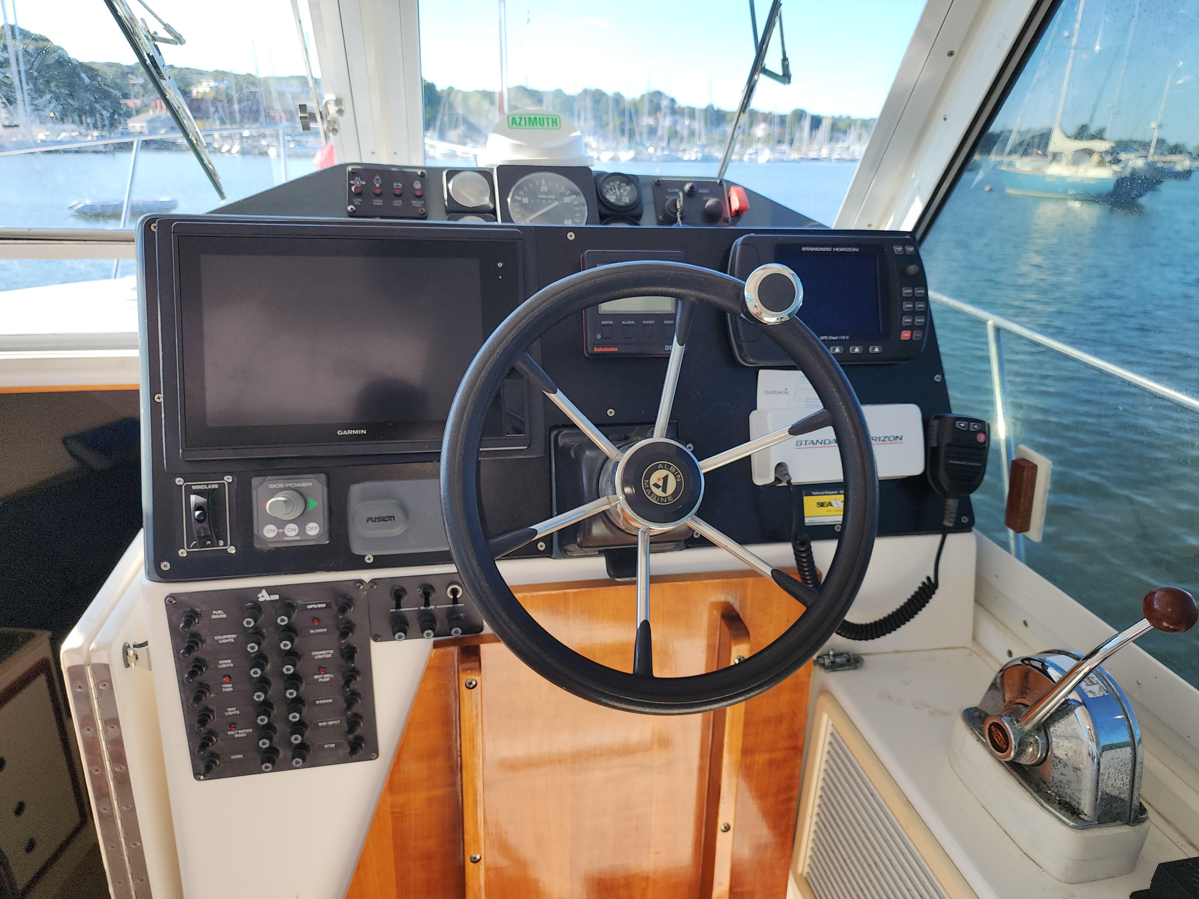 1998 Albin 31 Tournament Express Downeast for sale - YachtWorld