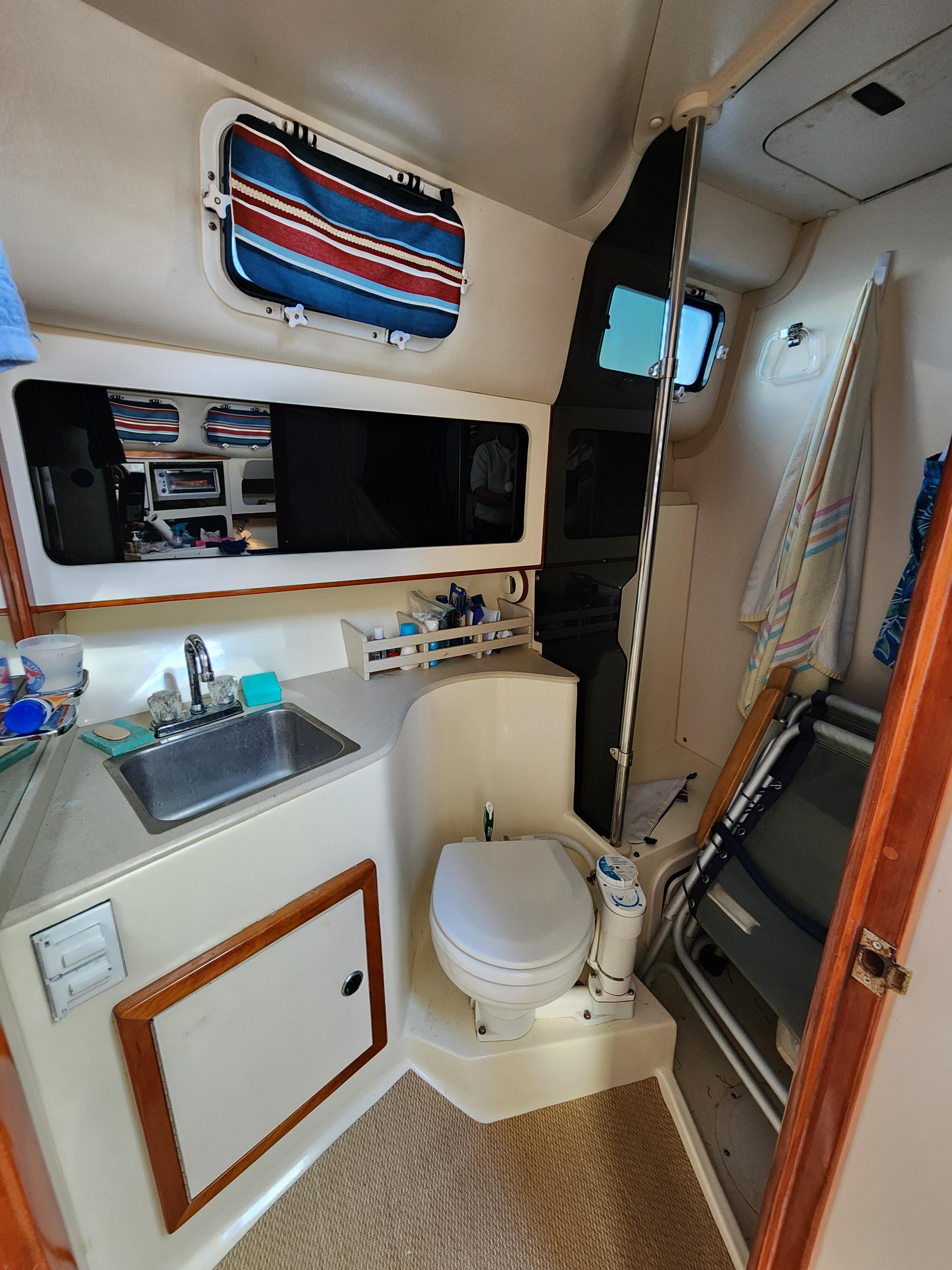 1998 Albin 31 Tournament Express Downeast for sale - YachtWorld