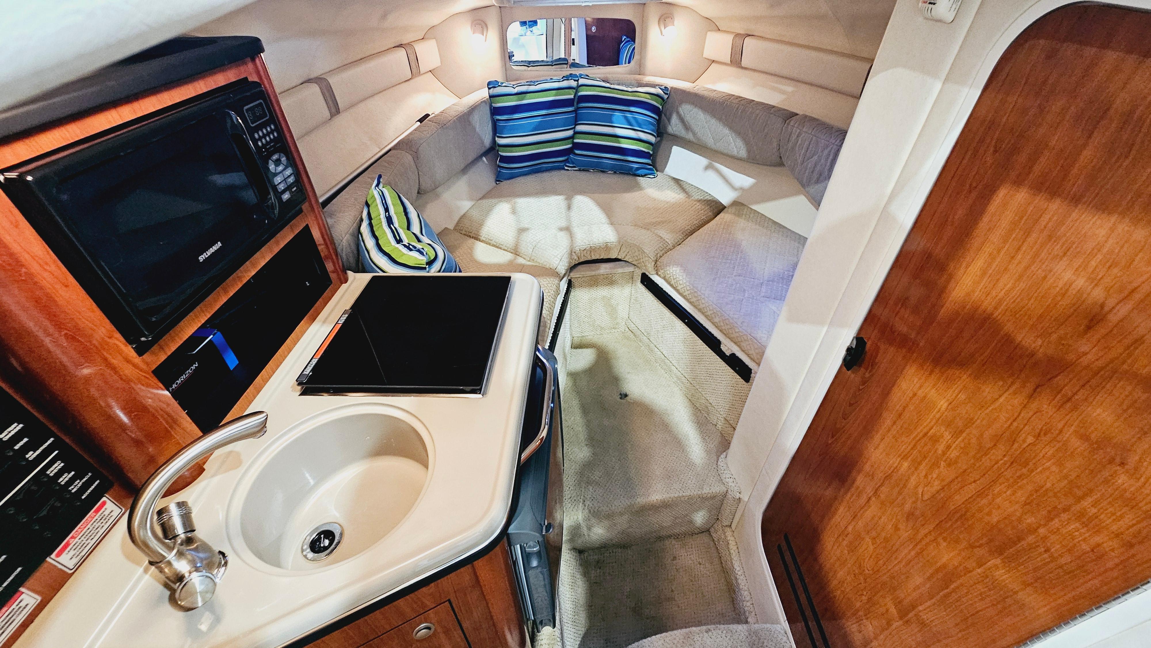 2006 Sea Ray 240 Sundancer Cruiser for sale - YachtWorld