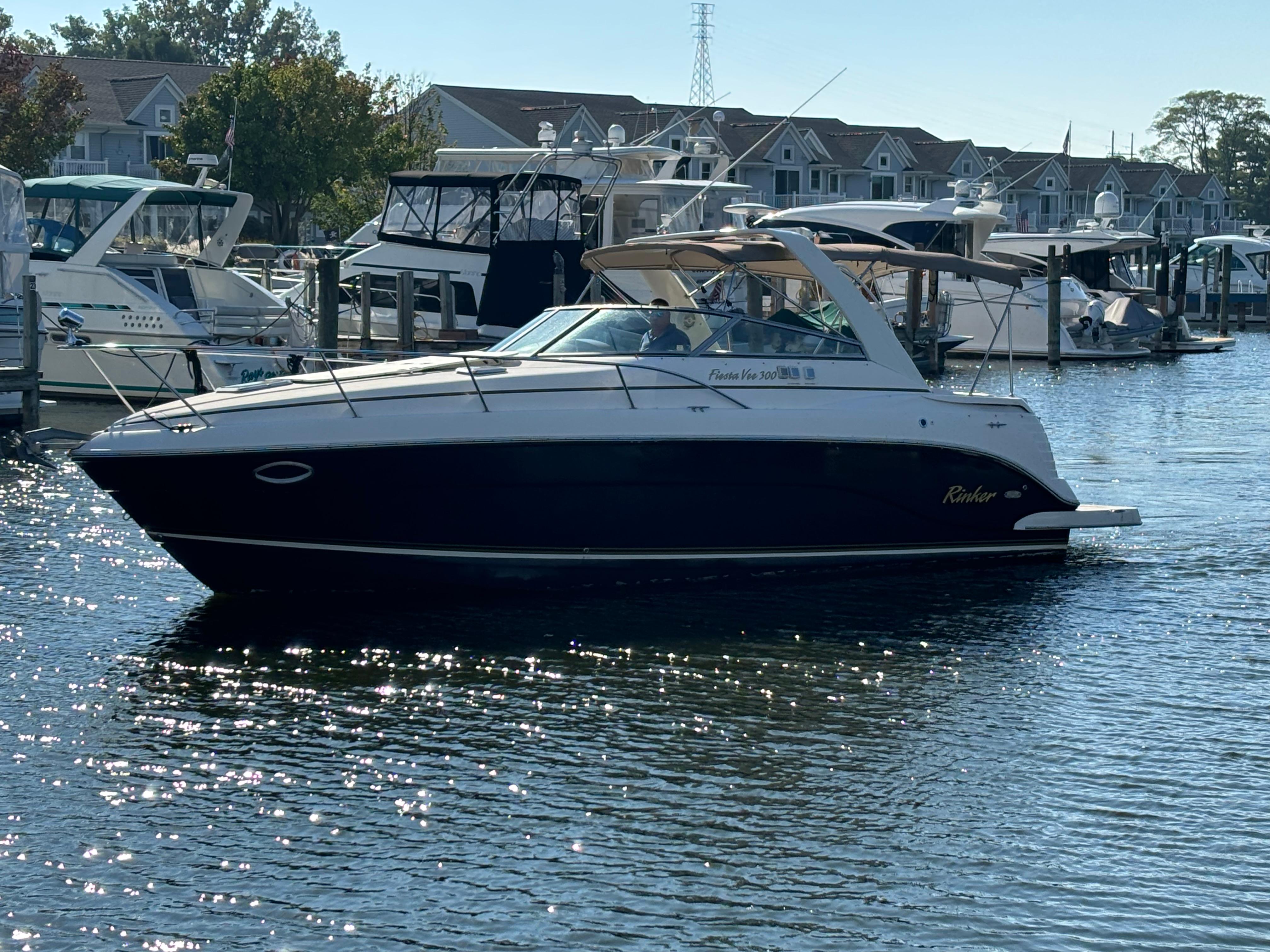 2005 Rinker Fiesta Vee 300 Cruiser for sale - YachtWorld