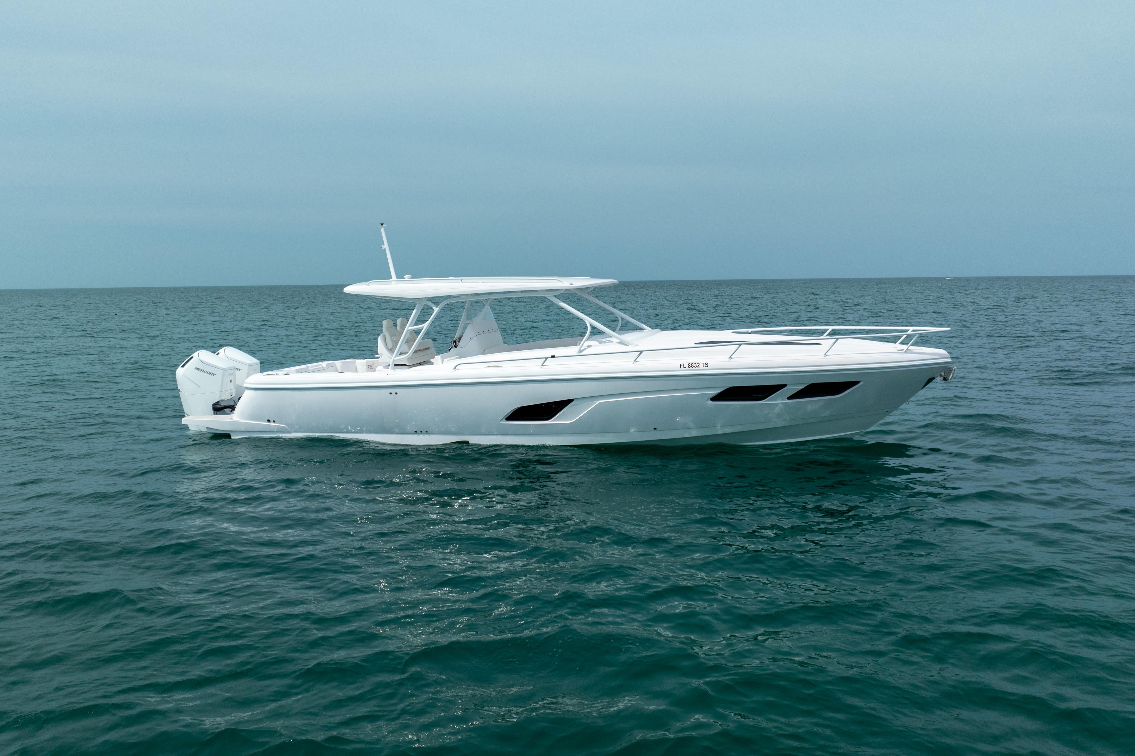 2024 Intrepid 41 Valor Croiseurs rapides à vendre - YachtWorld