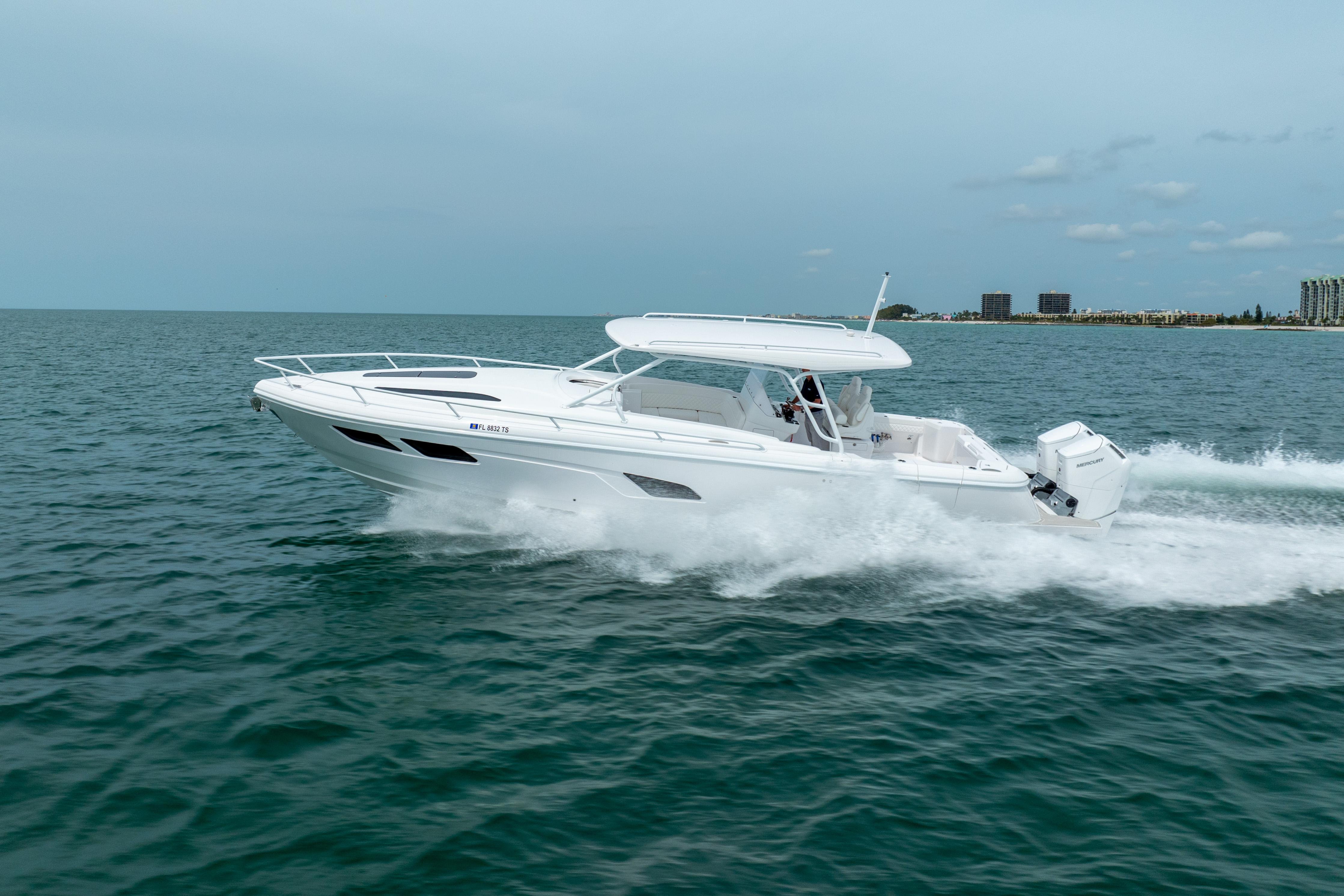 2024 Intrepid 41 Valor Croiseurs rapides à vendre - YachtWorld