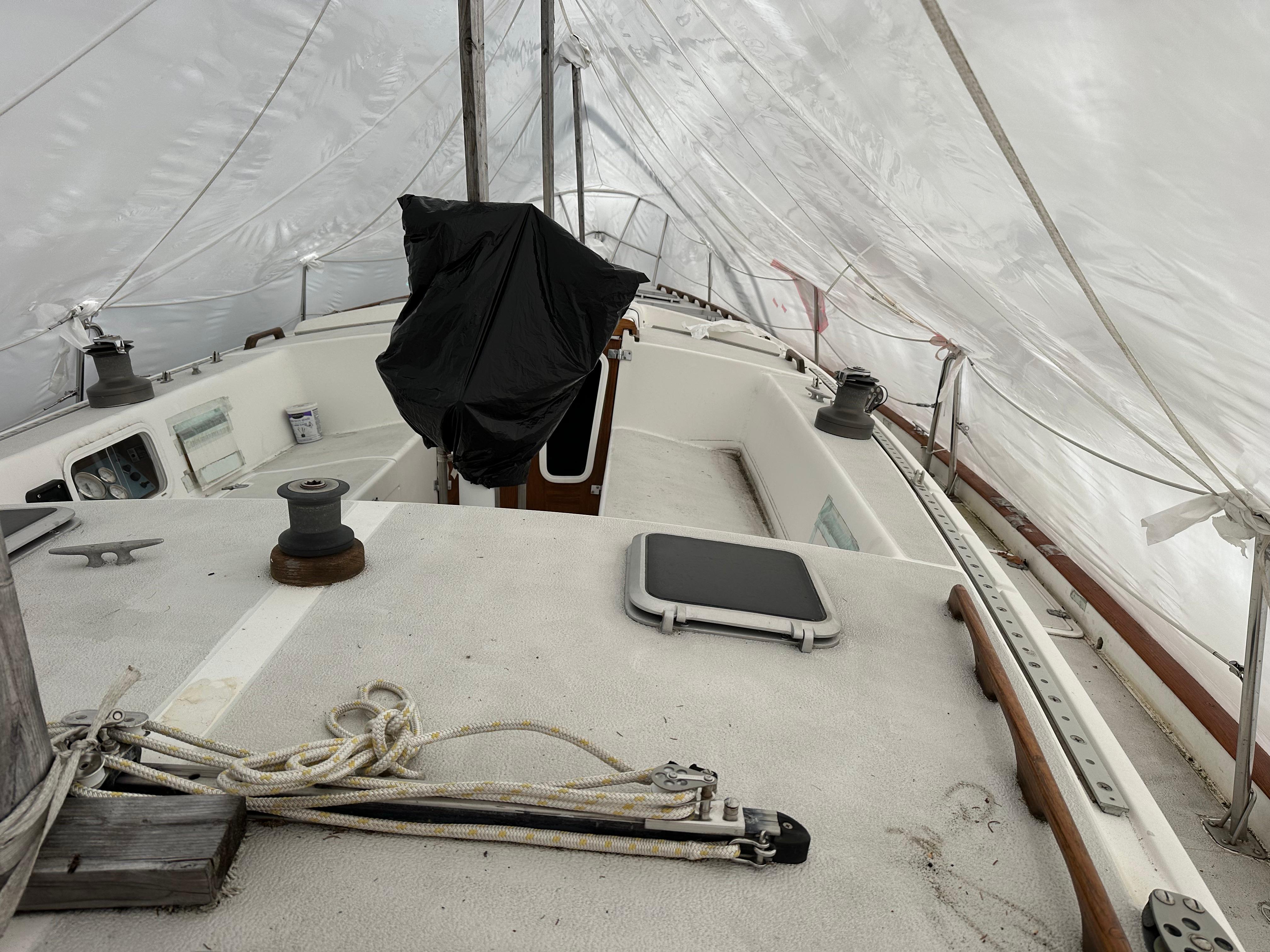 1981 Islander Freeport Center Cockpit 36 Centre Cockpit for sale ...