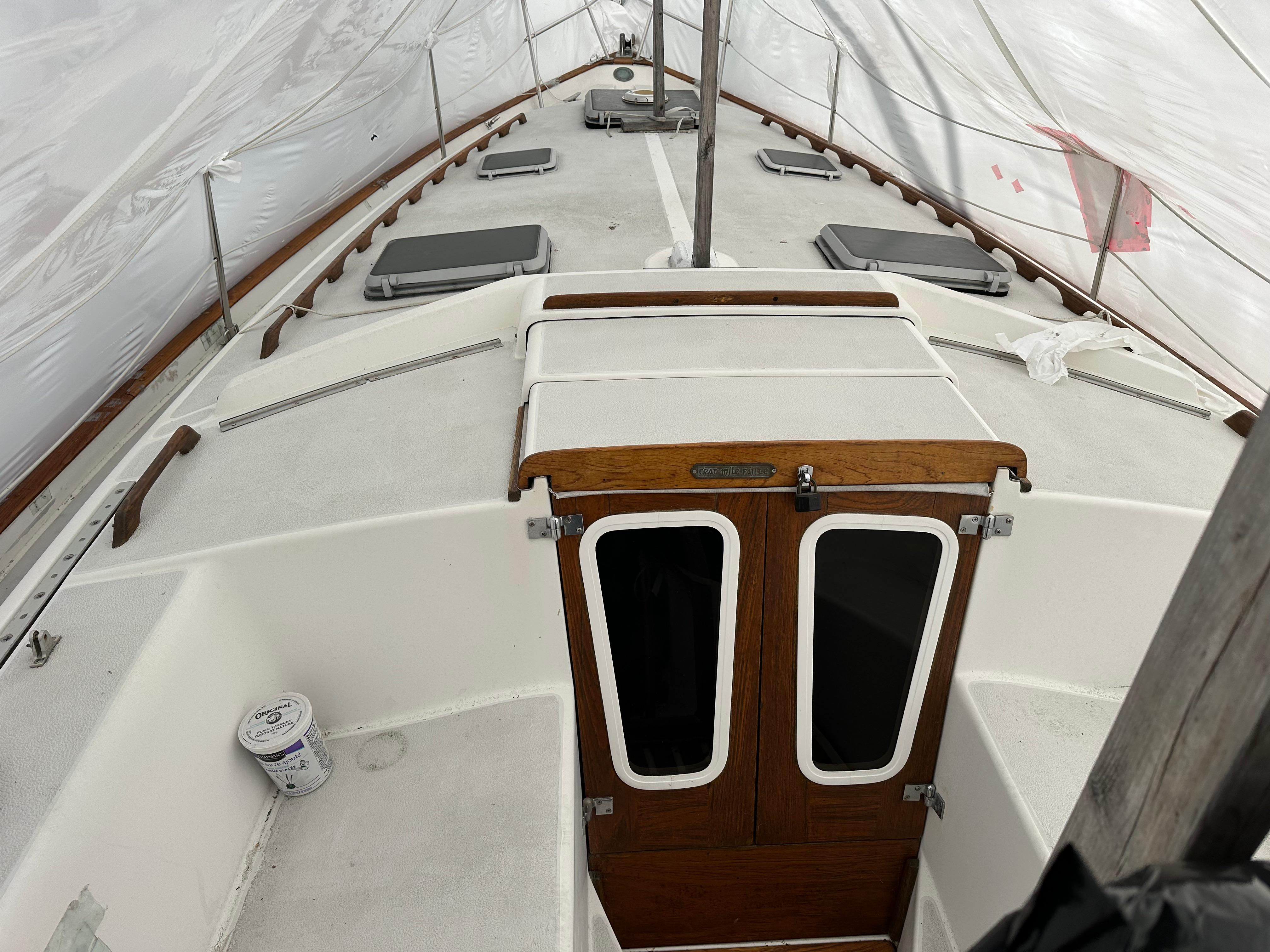 1981 Islander Freeport Center Cockpit 36 Centre Cockpit for sale ...