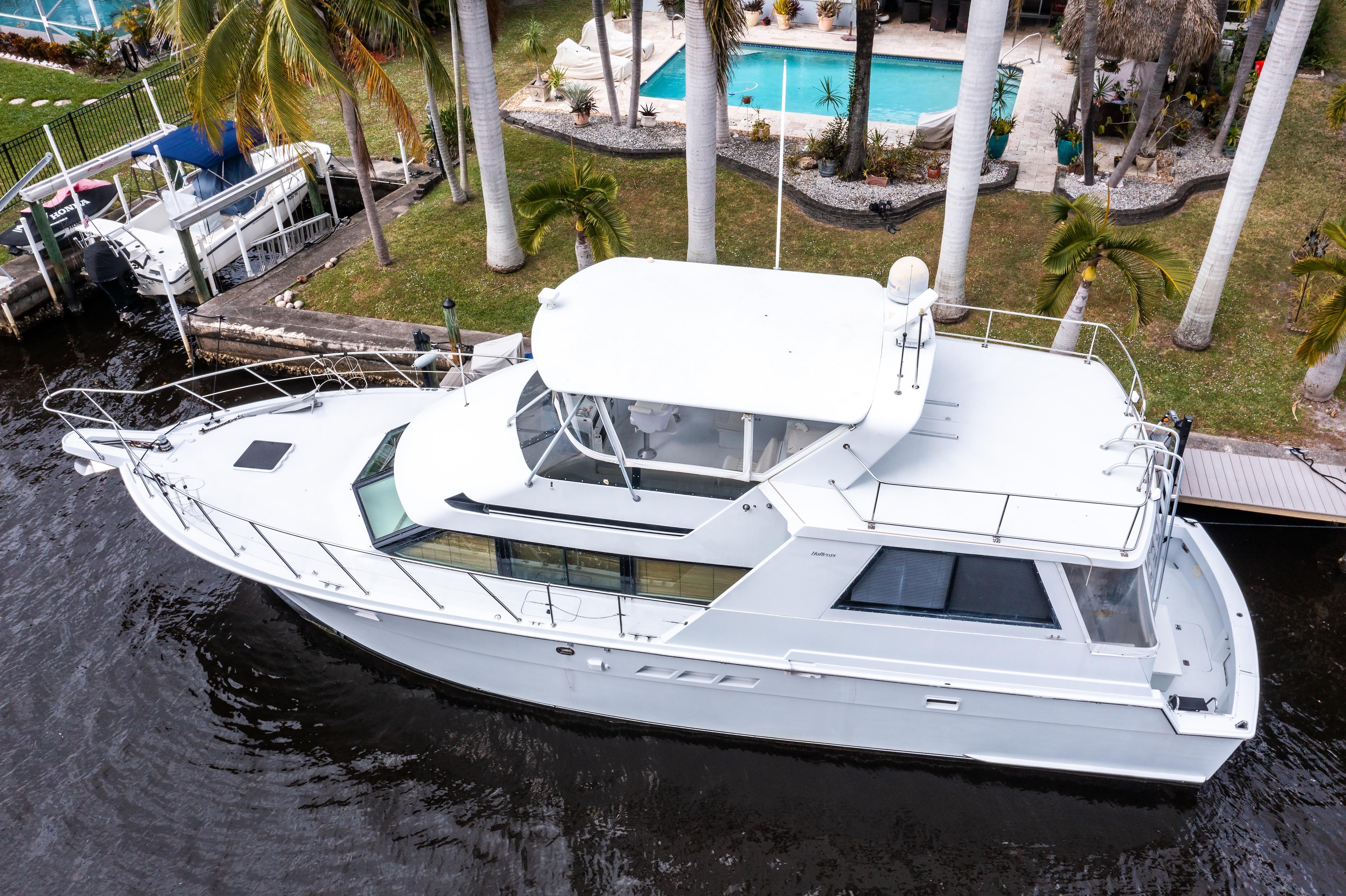 1999 Hatteras 52 Cockpit Motor Yacht Motor Yachts for sale - YachtWorld