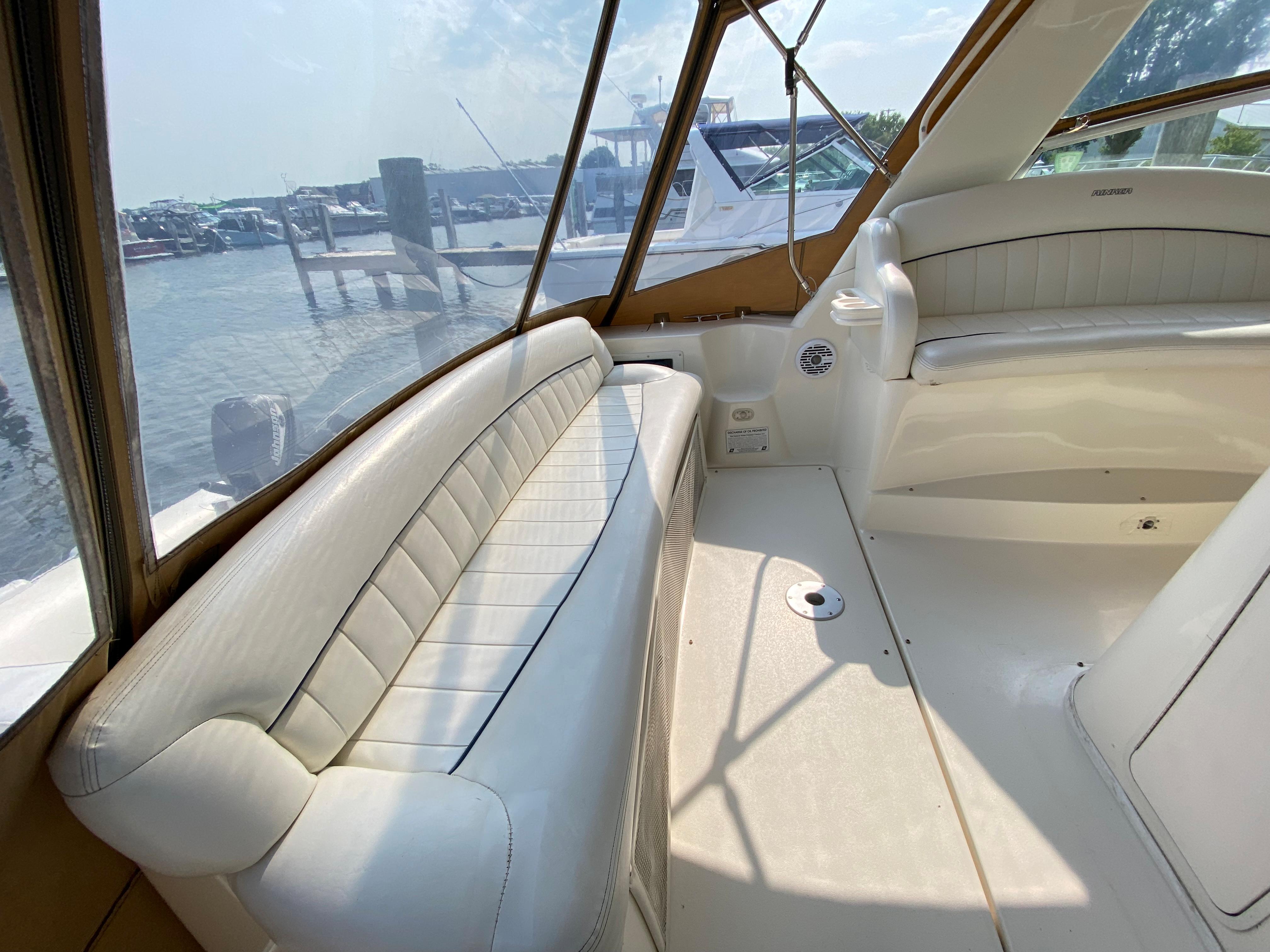 1998 Rinker 33 Fiesta Vee Cruiser for sale - YachtWorld