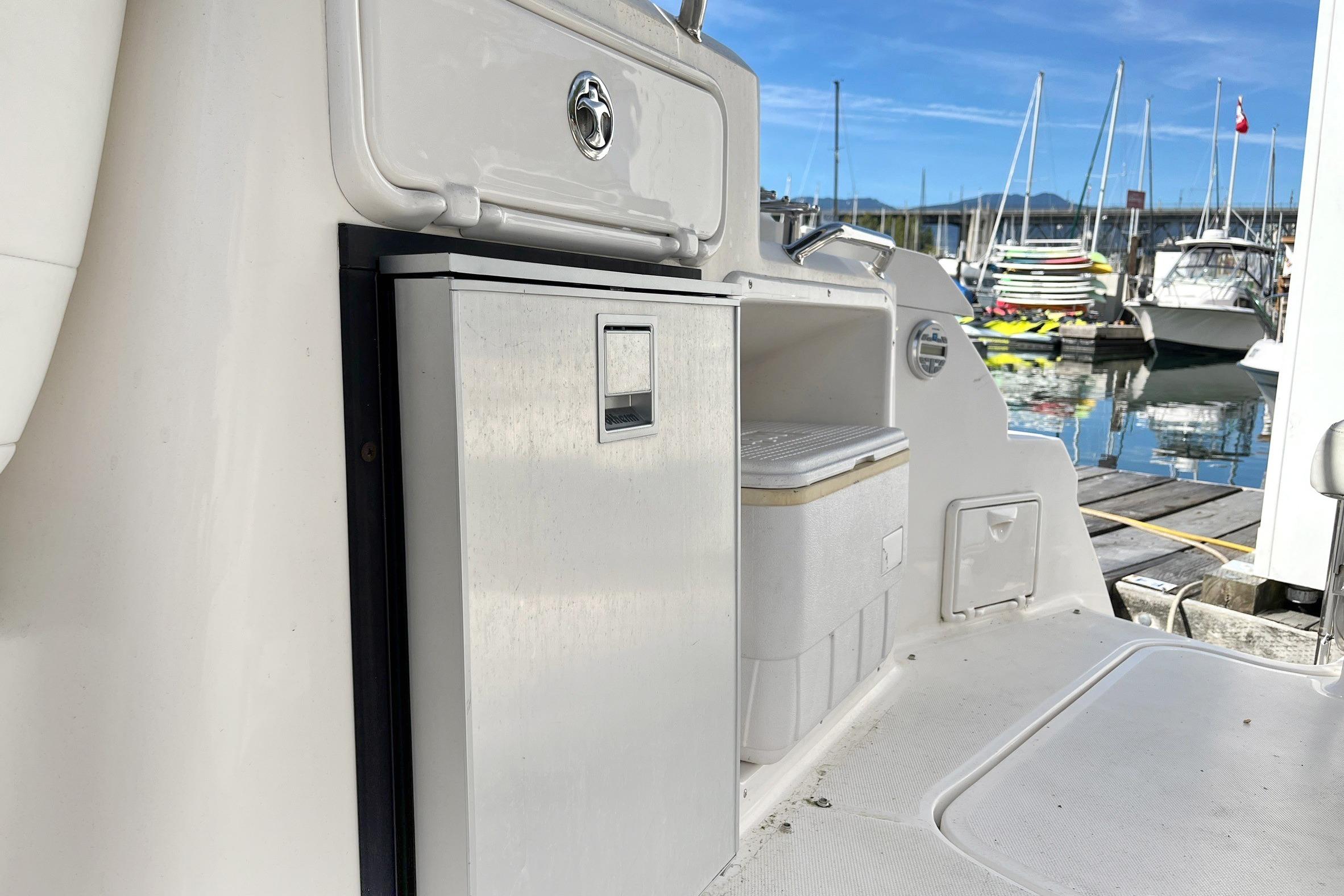 2007 Regal 2860 Window Express Motorcruiser Kaufen - YachtWorld