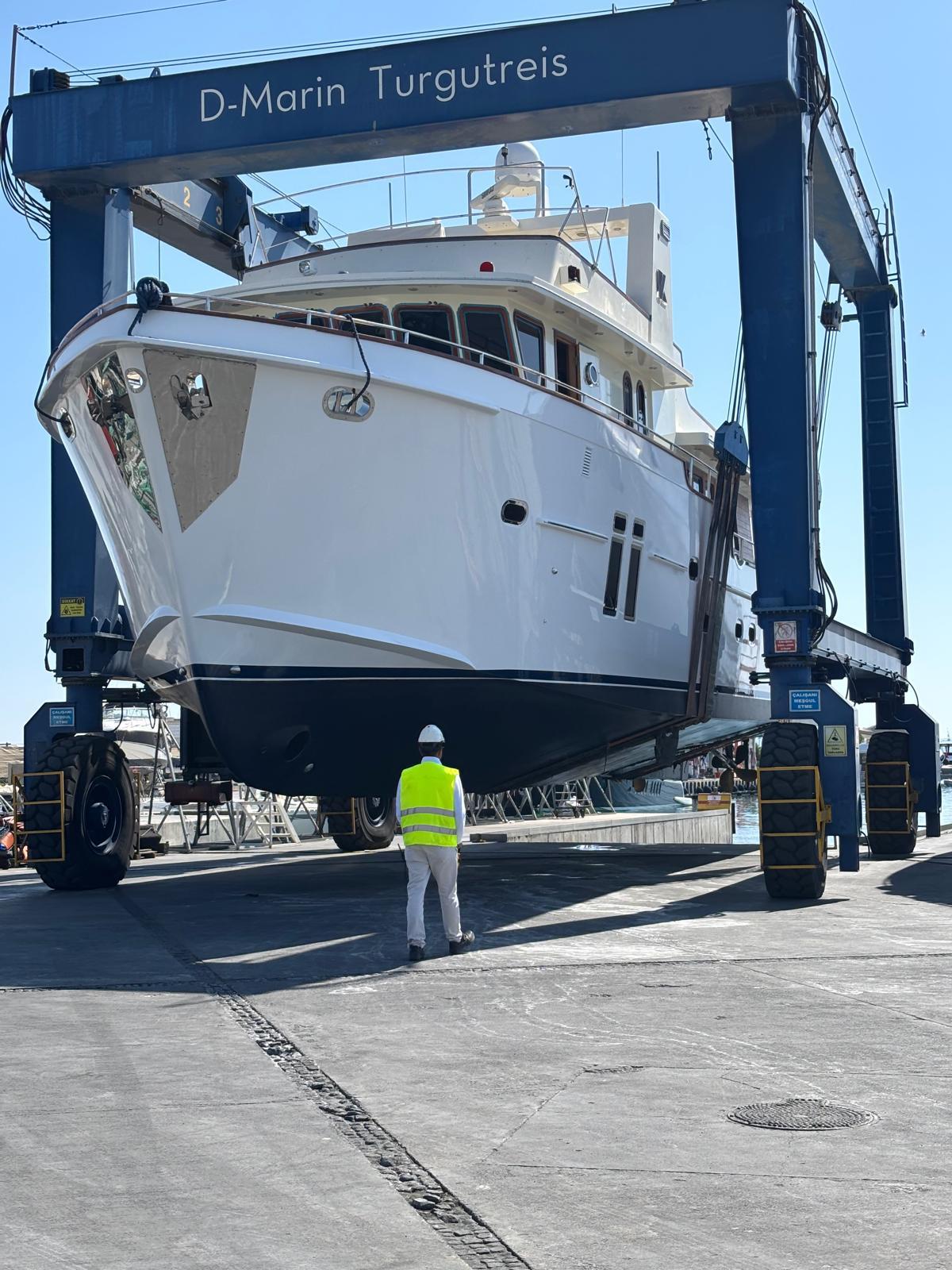 2010 Custom-Craft TRAWLER KUNTUR 76 Trawler for sale - YachtWorld