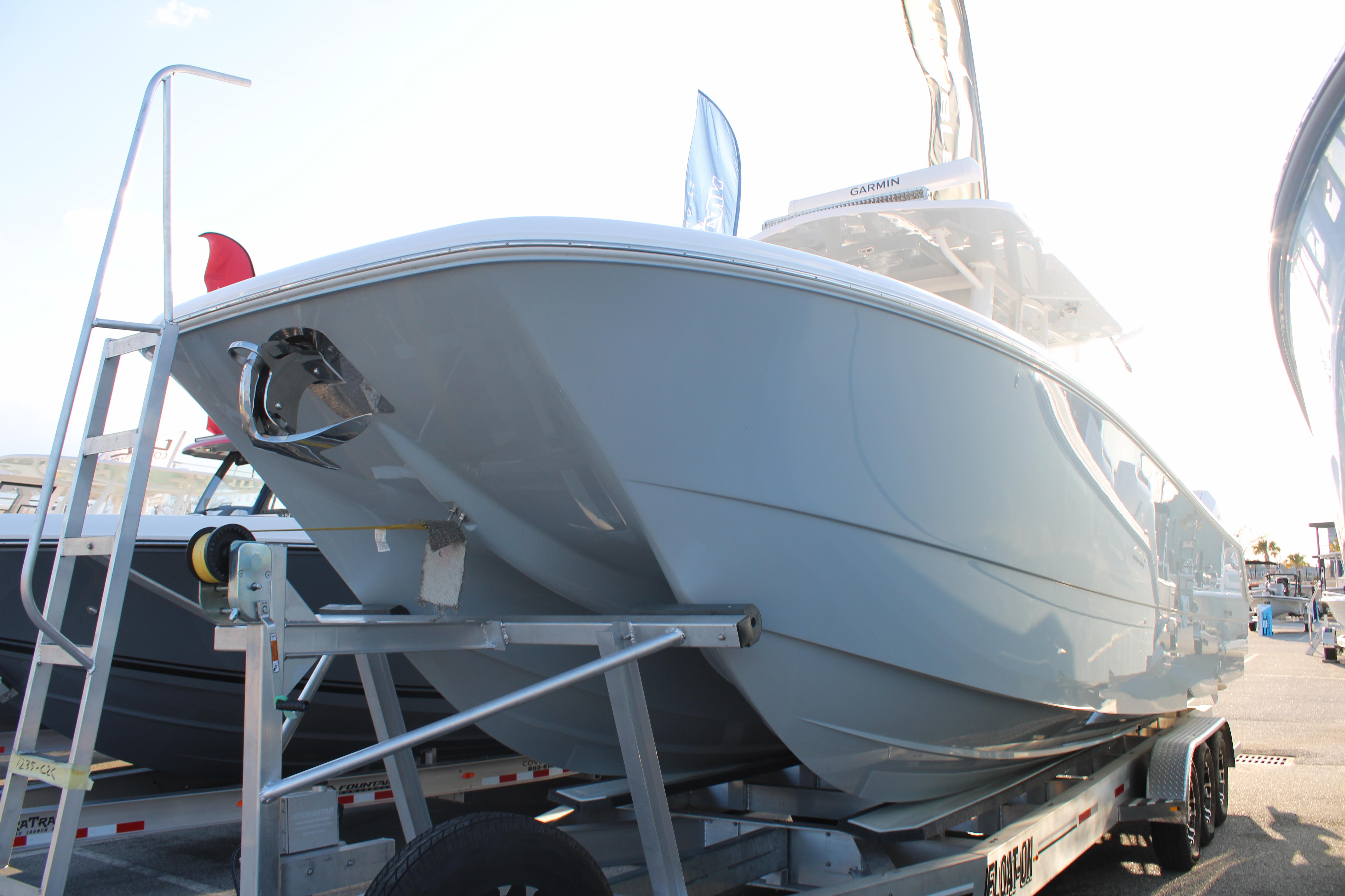 2024 Invincible 33' Catamaran Center Console for sale - YachtWorld