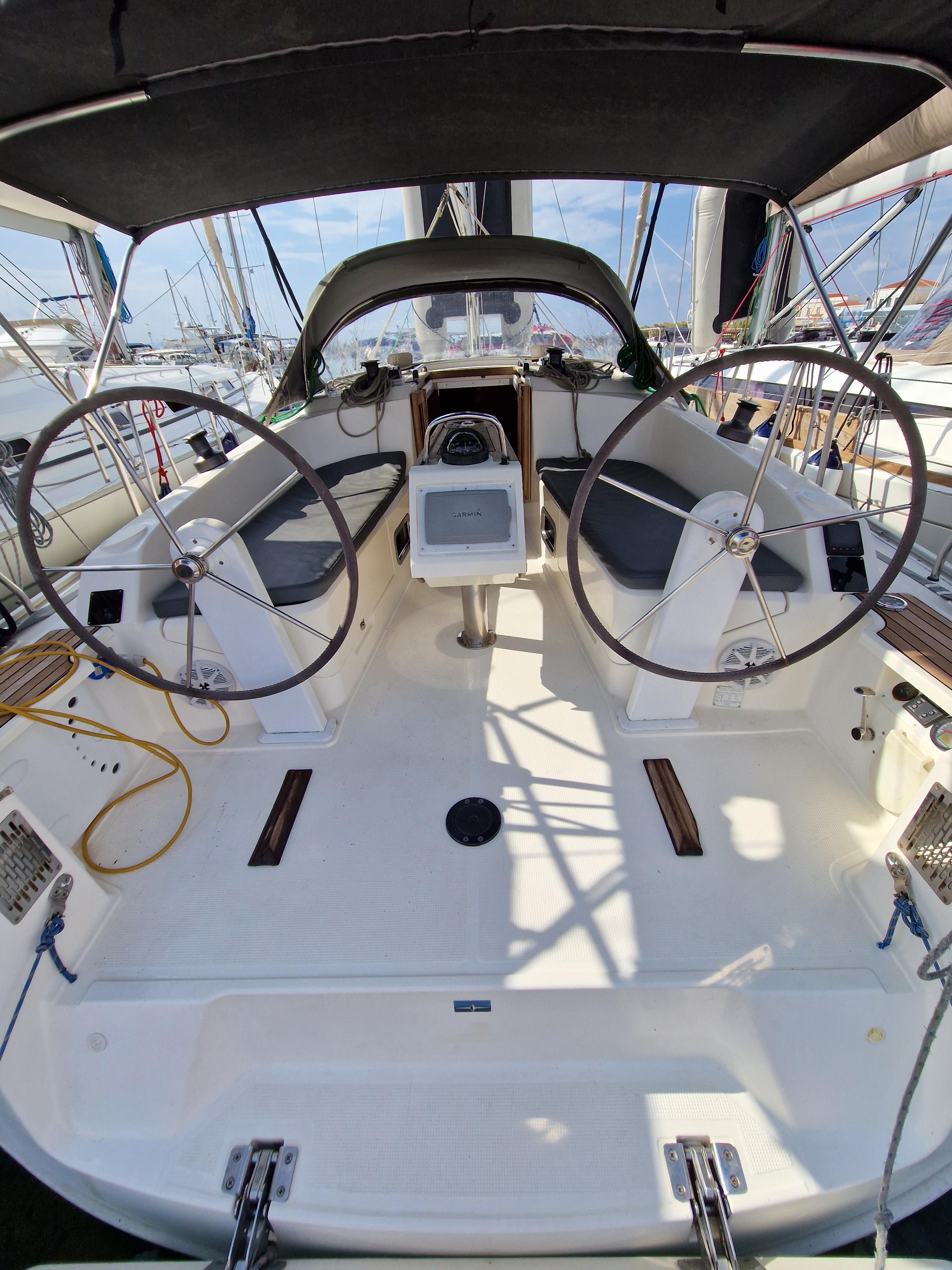 2013 Bavaria Cruiser 37 Cruiser for sale - YachtWorld