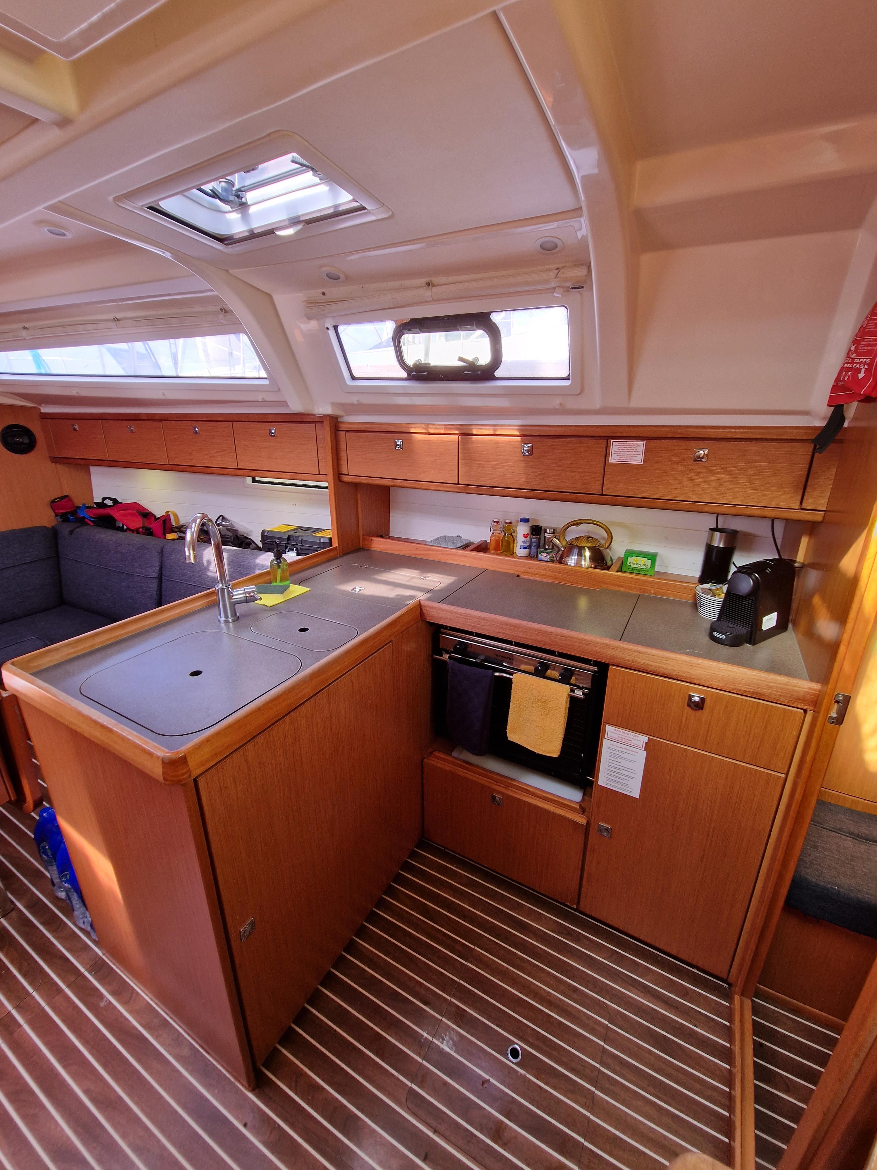 2013 Bavaria Cruiser 37 Cruiser for sale - YachtWorld