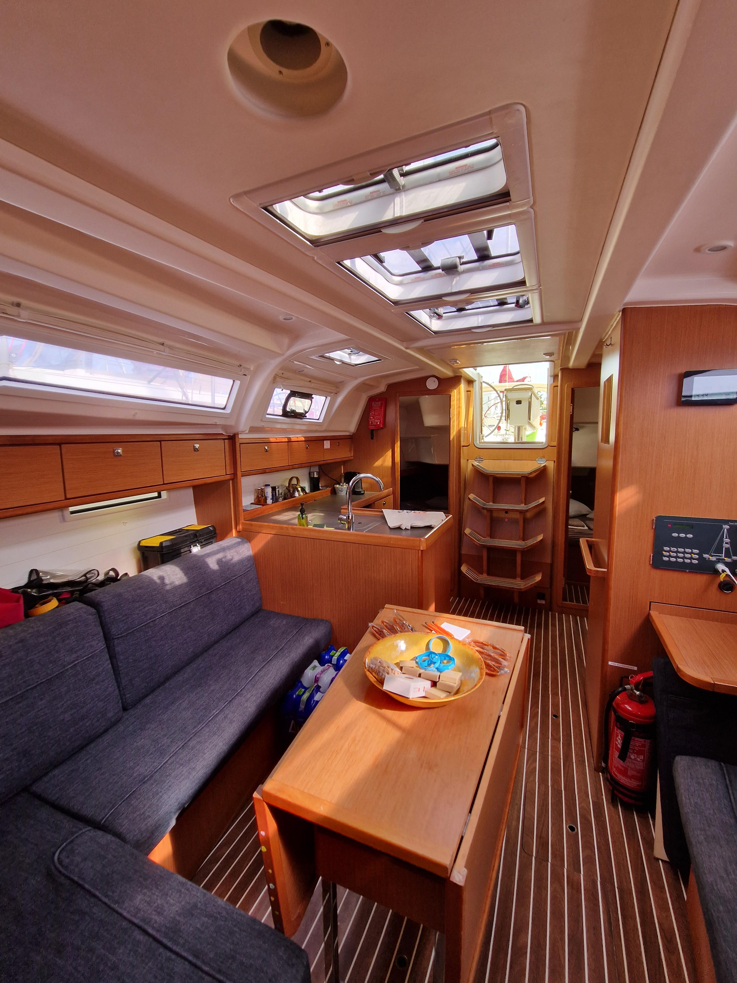 2013 Bavaria Cruiser 37 Cruiser for sale - YachtWorld