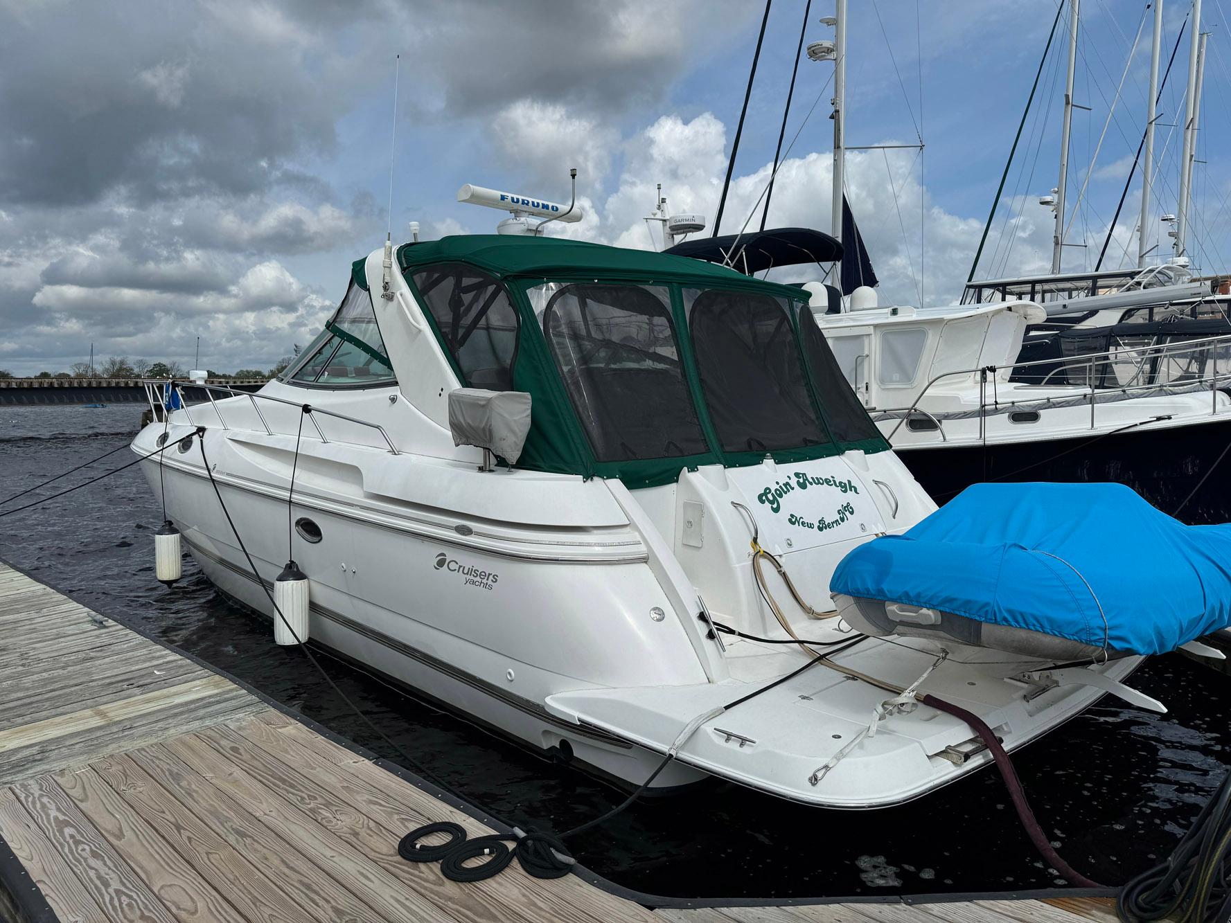 1998 Cruisers Yachts 3870 Esprit Express Cruiser for sale - YachtWorld