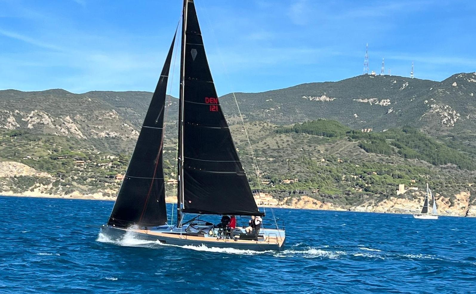 2021 Saffier Se 37 Lounge Dagsseglare till salu- YachtWorld