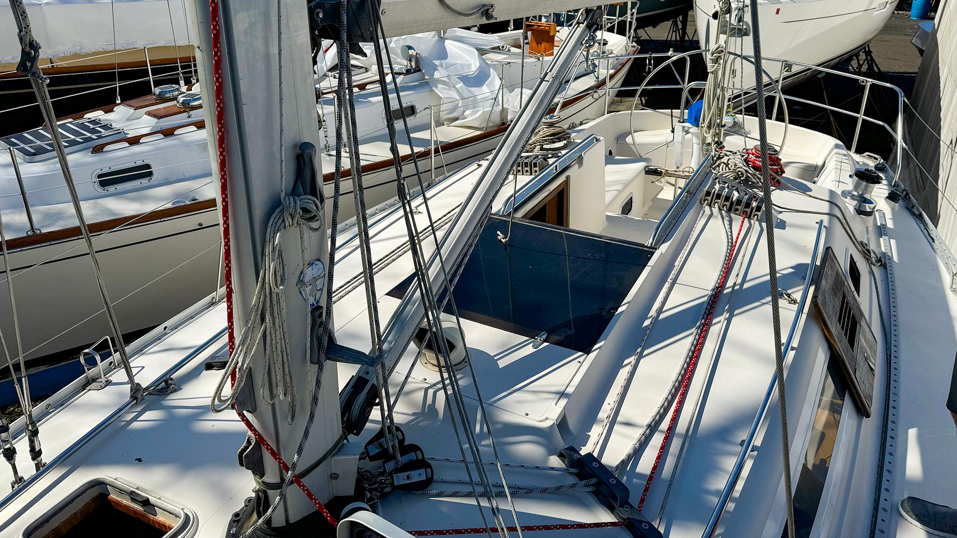 1988 CS 36 Merlin Sloop for sale - YachtWorld