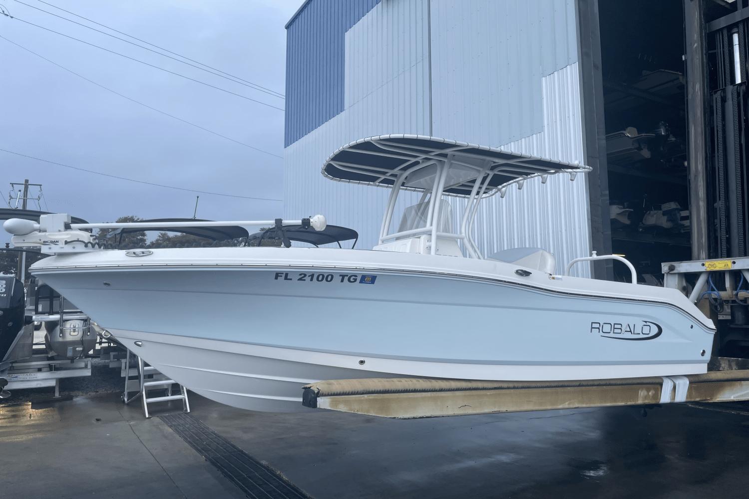 2022 Robalo R 200 Center Console for sale - YachtWorld