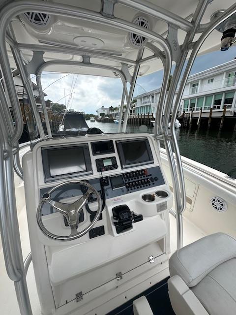 2015 Robalo R300 Center Console Center Console for sale - YachtWorld