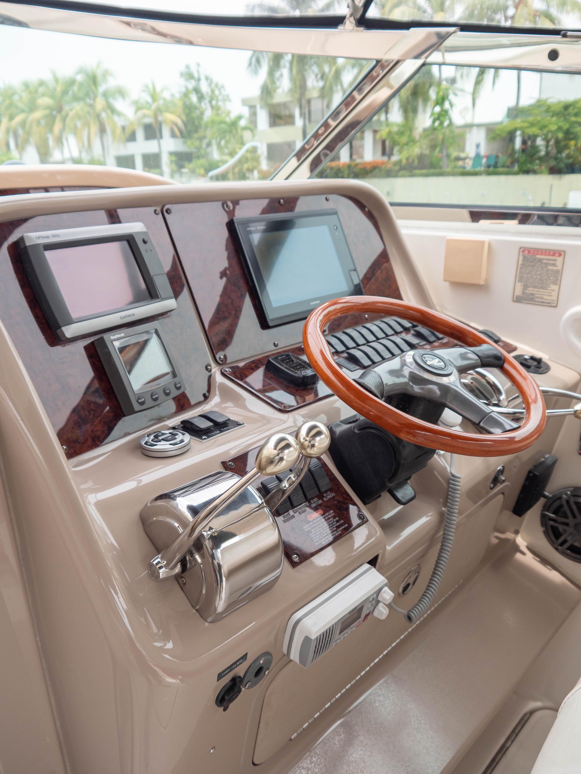 2002 Sea Ray 340 Amberjack Motor Yachts for sale - YachtWorld