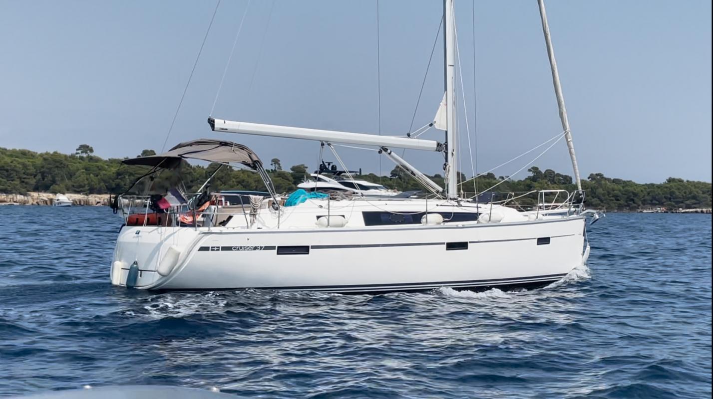 Used 2016 Bavaria Cruiser 37 | TopBoats
