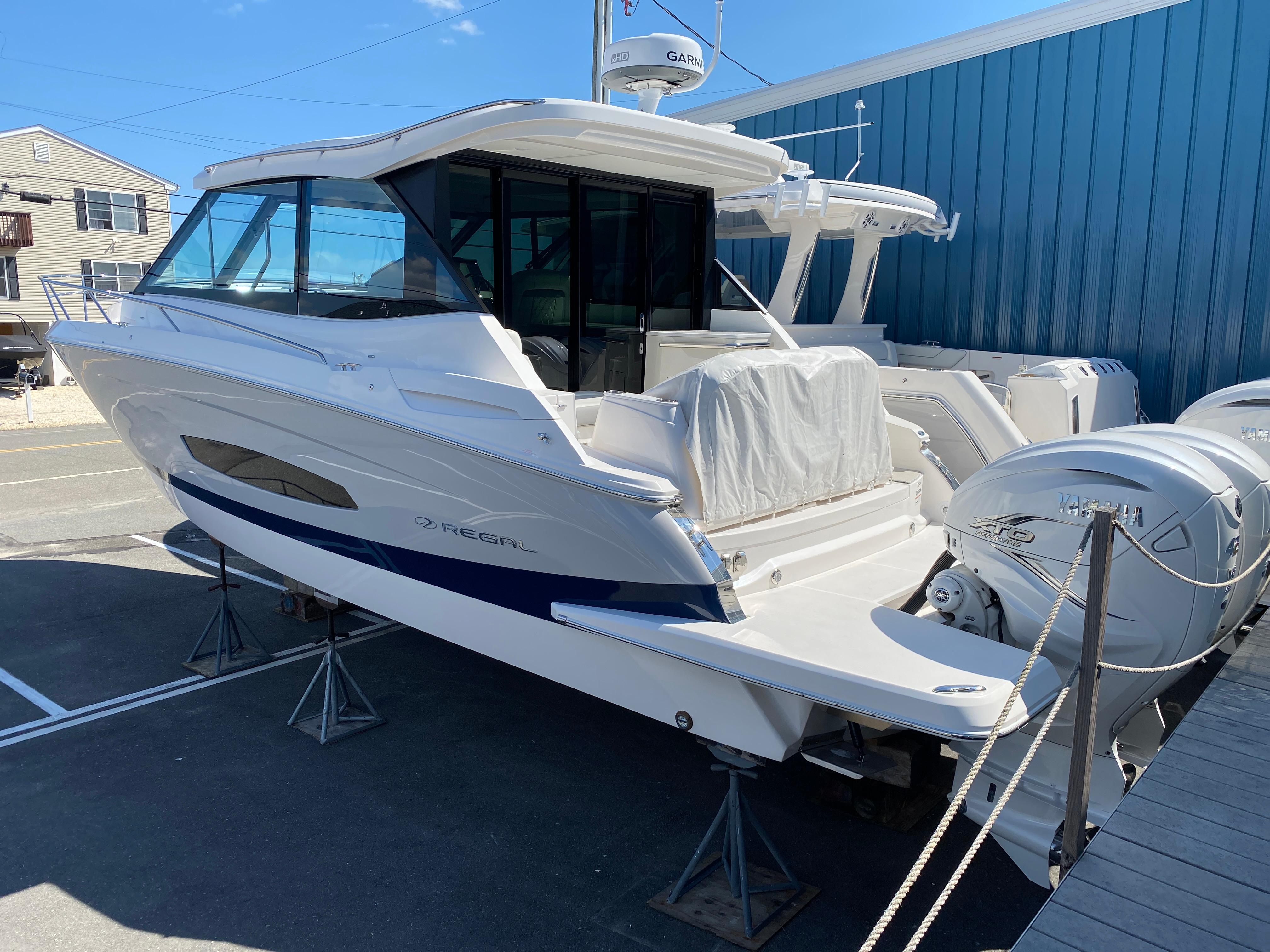 2025 Regal 36 XO Express Cruiser for sale - YachtWorld