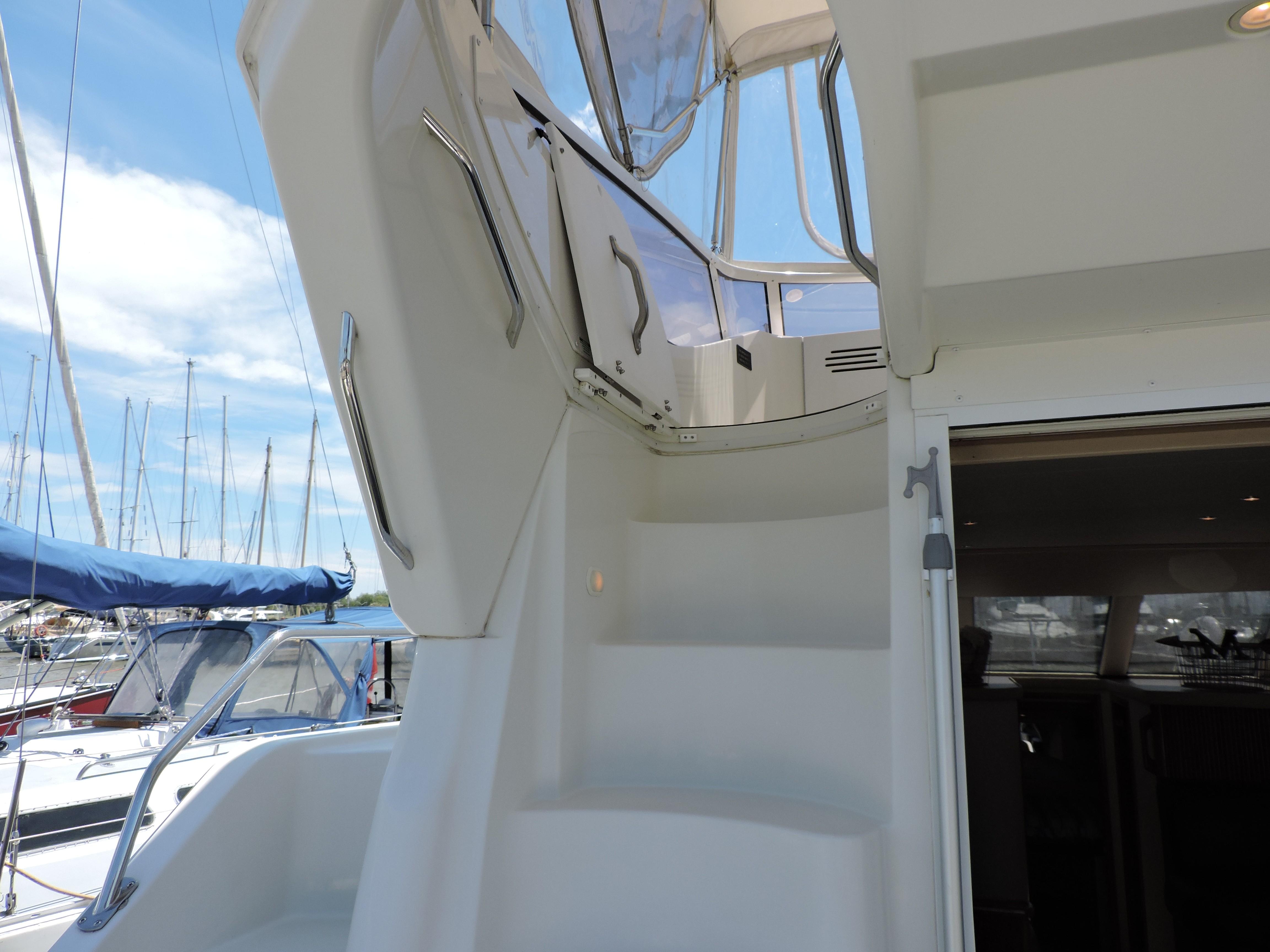 2007 Carver 35 Super Sport Motor Yachts for sale - YachtWorld