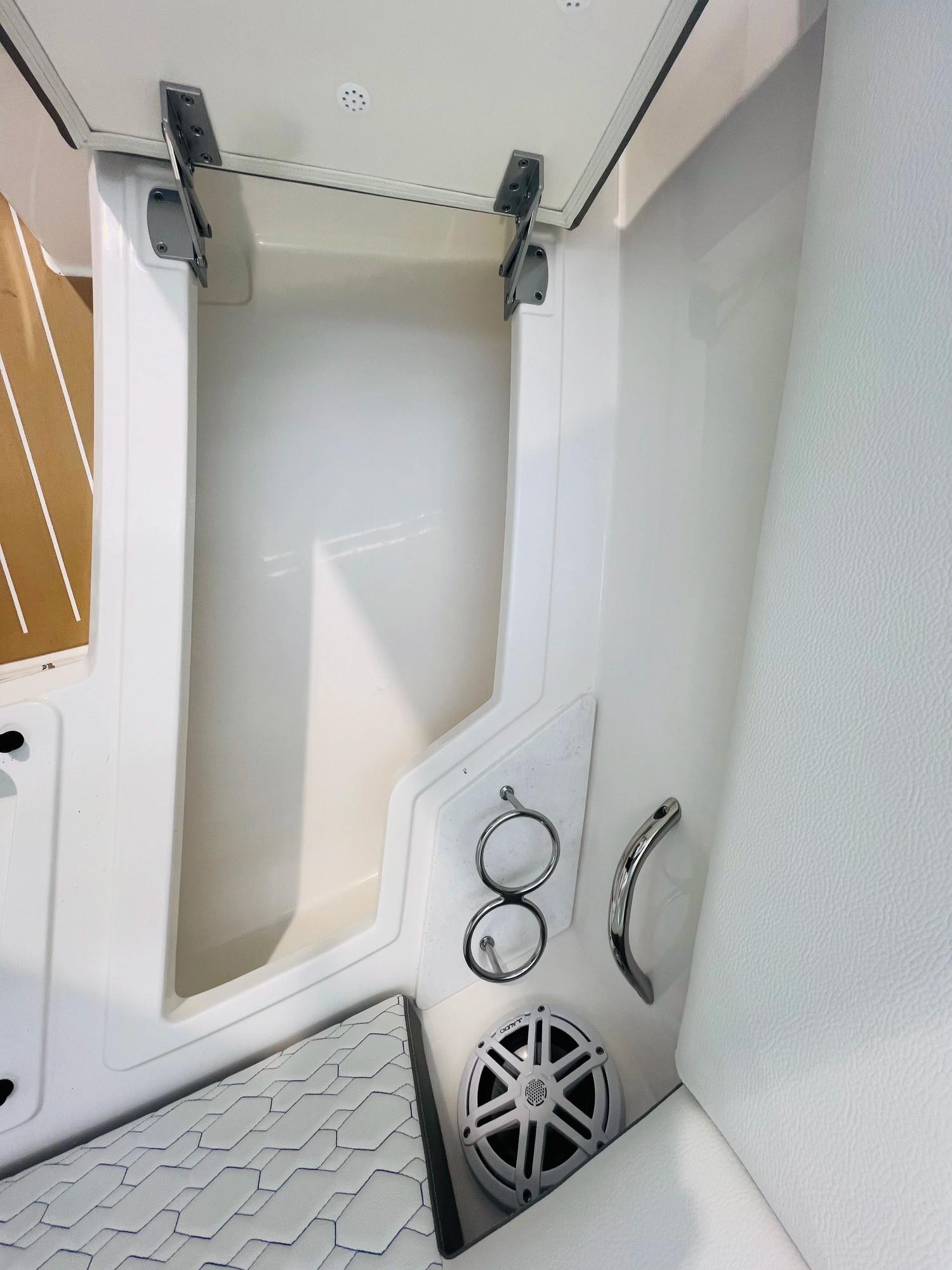 2024 Tiara Yachts 34 LX Motor Yachts for sale - YachtWorld