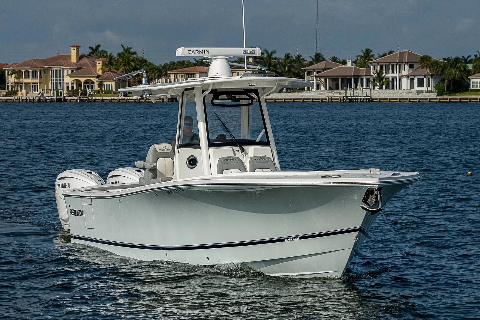 2022 Regulator 31 CC Centre Console for sale - YachtWorld