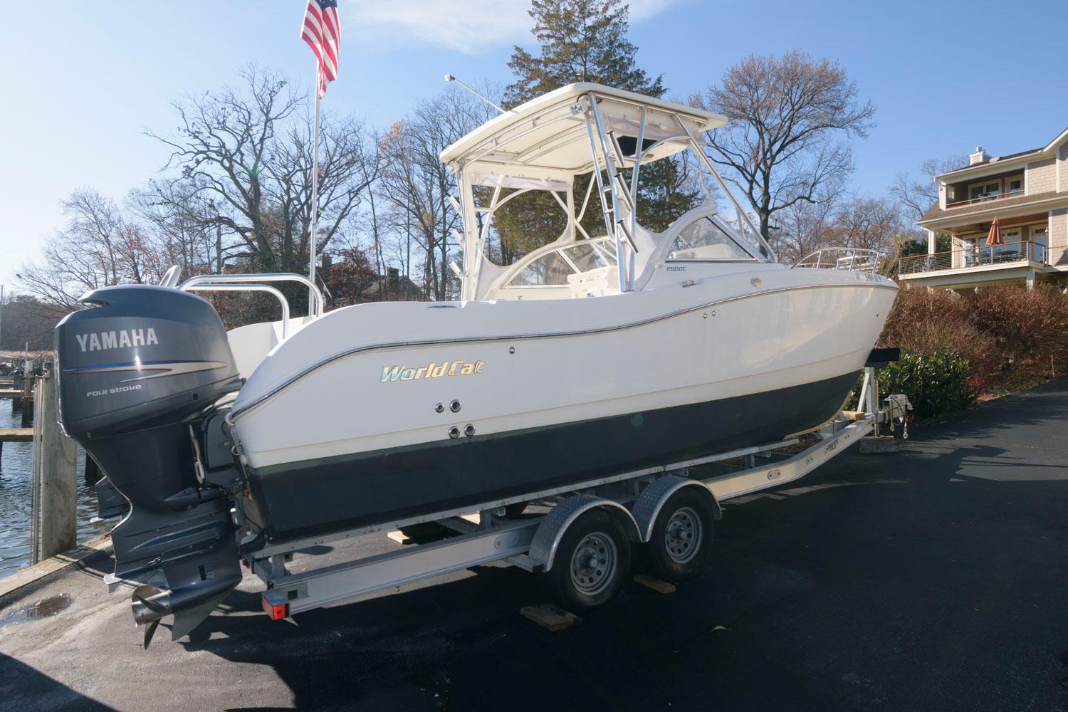 2012 World Cat 250 DC Power Catamaran for sale - YachtWorld