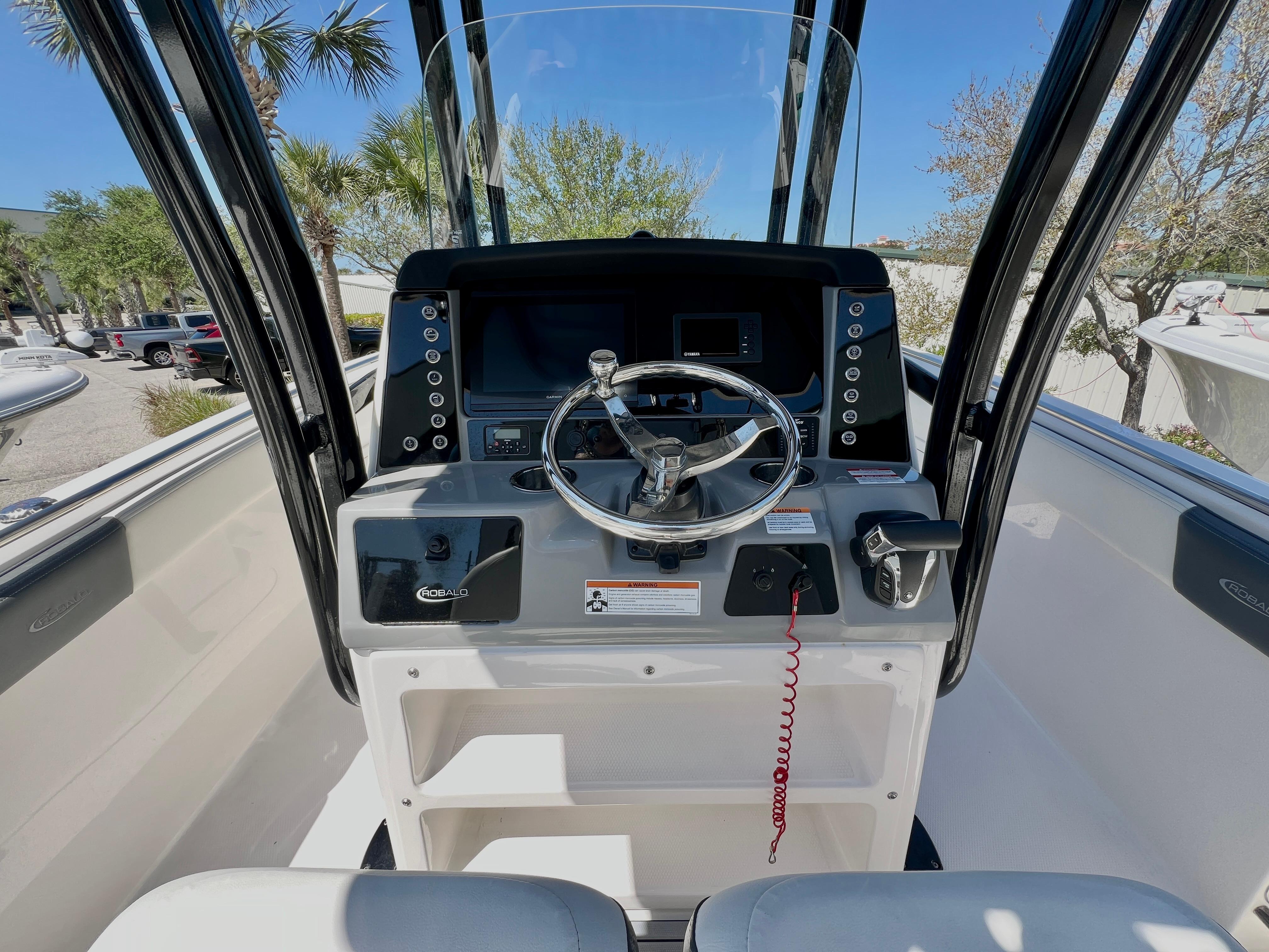 2022 Robalo R242 Explorer Center Console for sale - YachtWorld