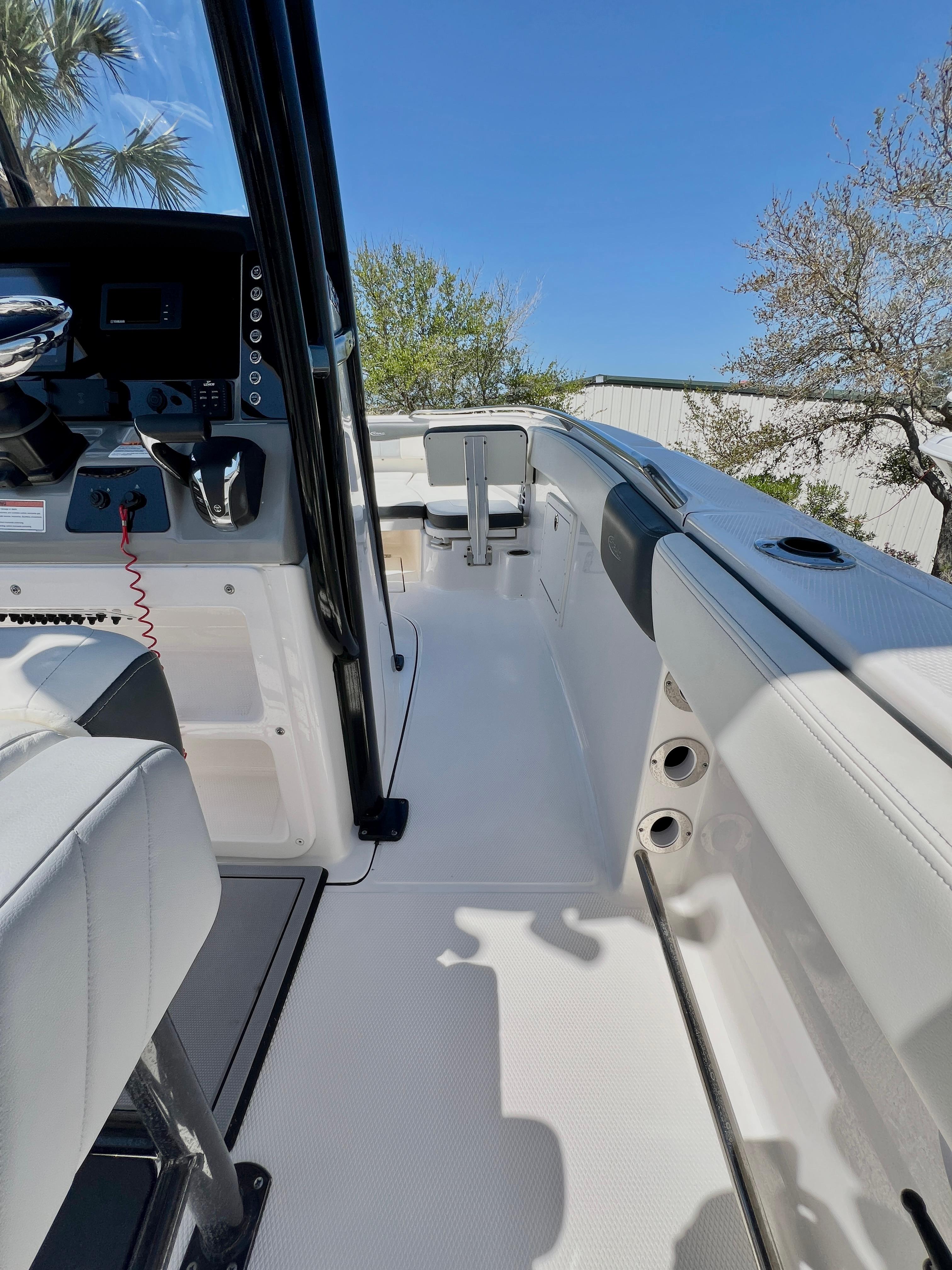 2022 Robalo R242 Explorer Center Console for sale - YachtWorld
