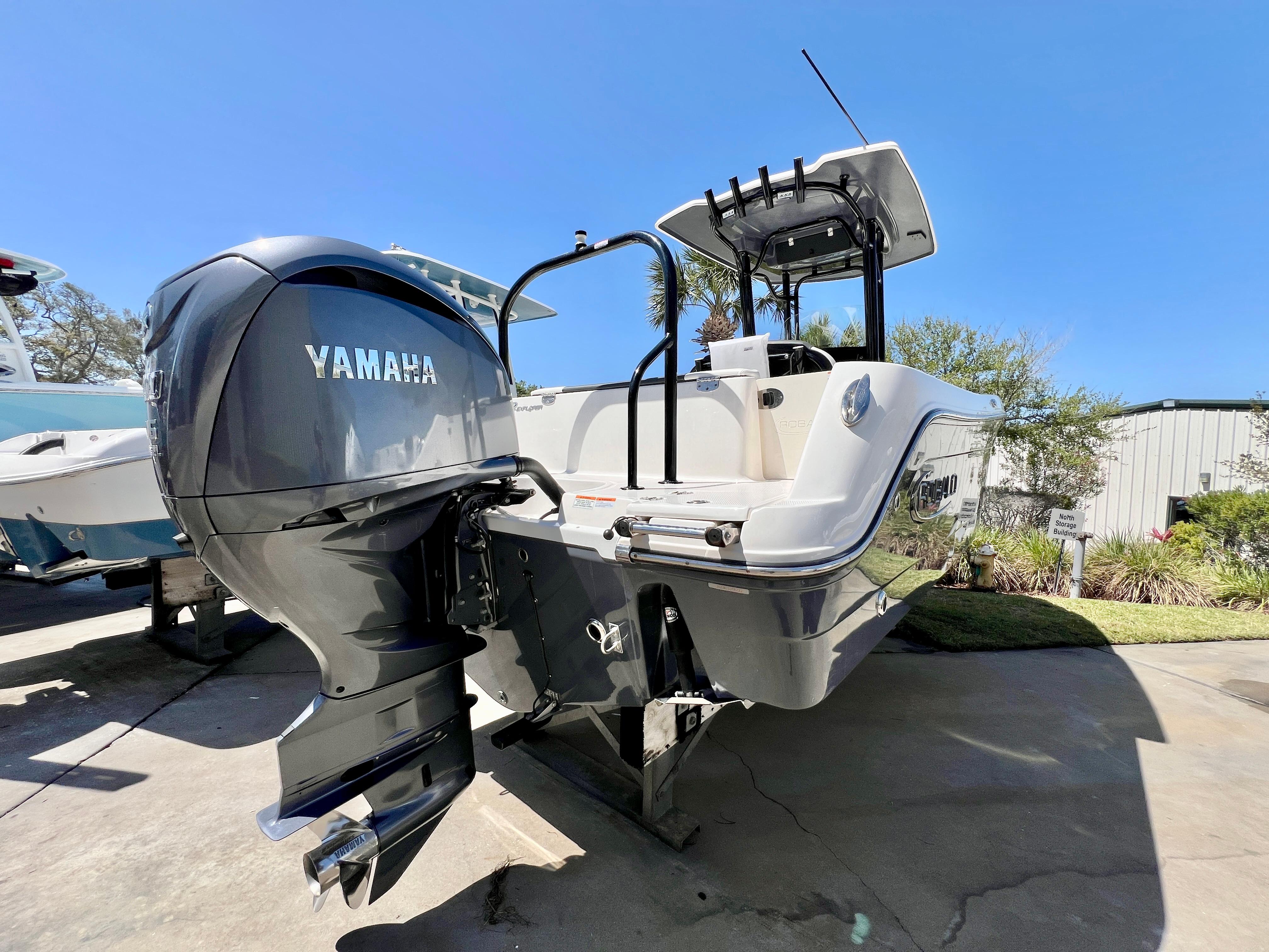 2022 Robalo R242 Explorer Center Console for sale - YachtWorld
